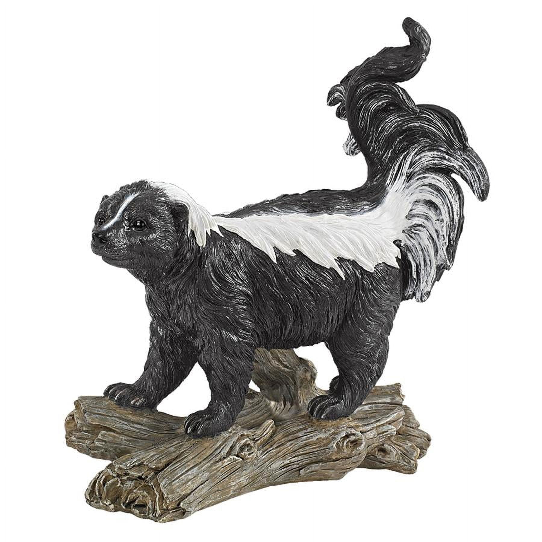 Design Toscano Stinky the Striped Skunk Statue - Walmart.com