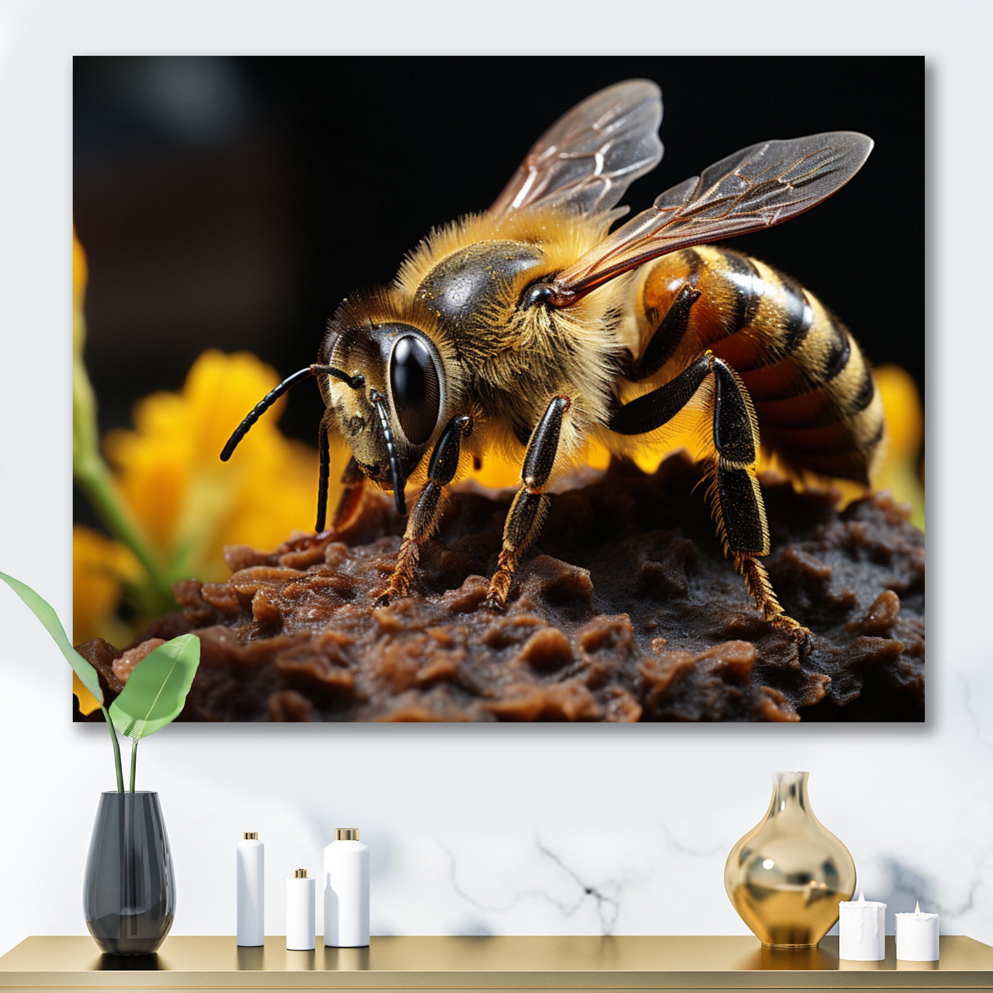 Designart "Buzzing Beauty I" Animals Wall Art Print - Walmart.com