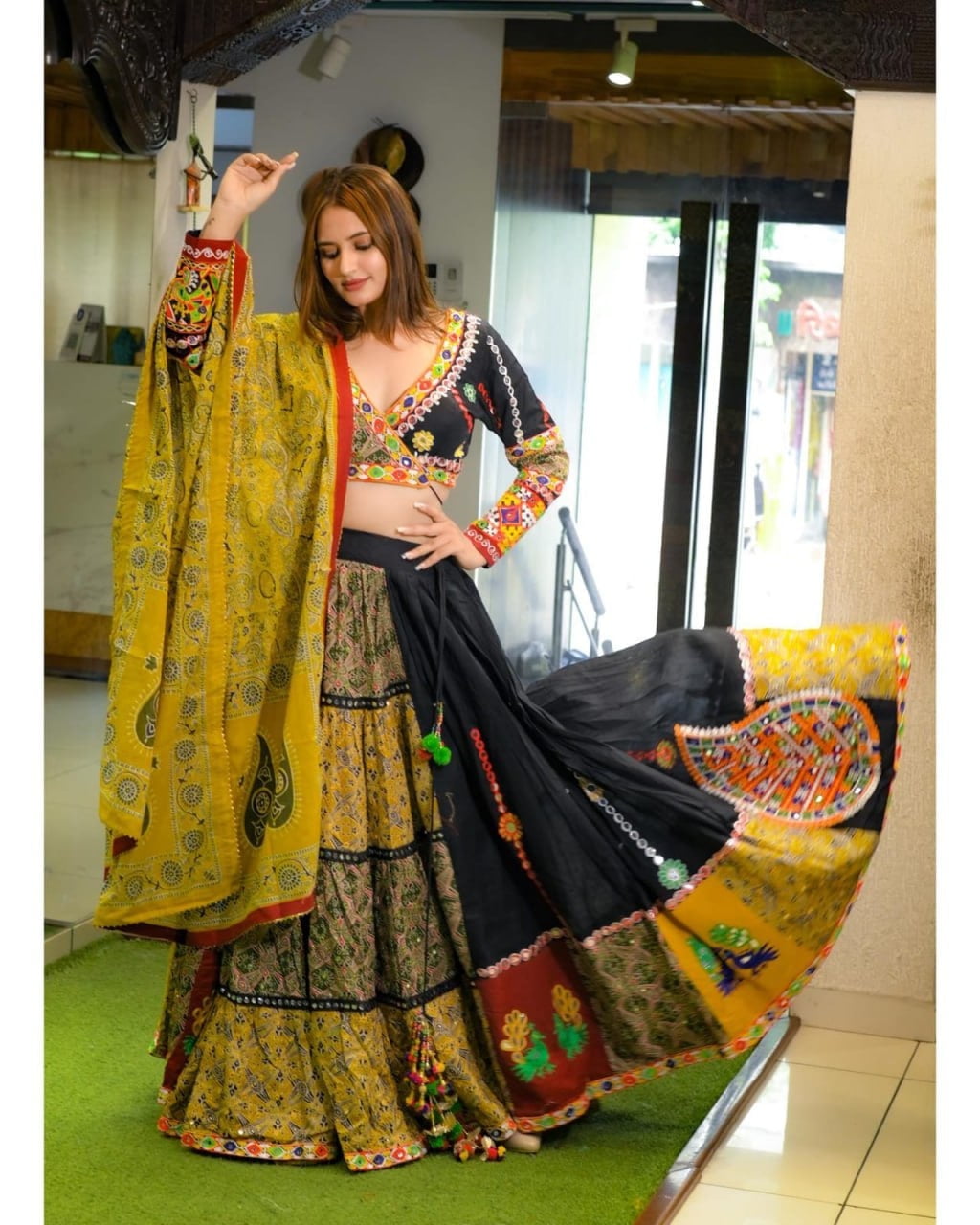 Designer Navaratri Lehenga Choli For Women Party Wear Bolywood Lengha ...