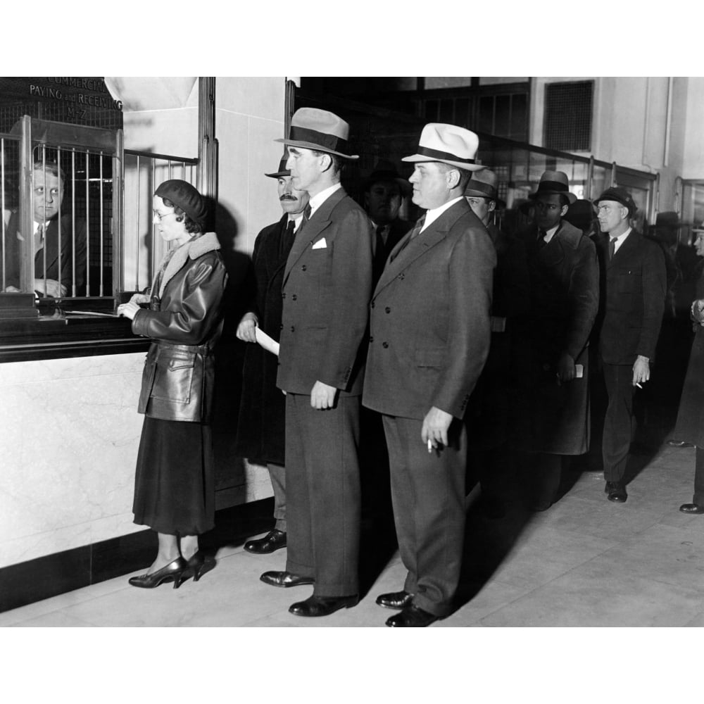 Detroit Workers Line Up At The New Chrysler Emergency Bank At Tellers ...