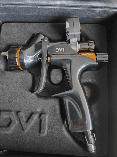 Devilbiss Automotive Air Sprayer DV1 Clearcoat Gun with Digital Gauge ...