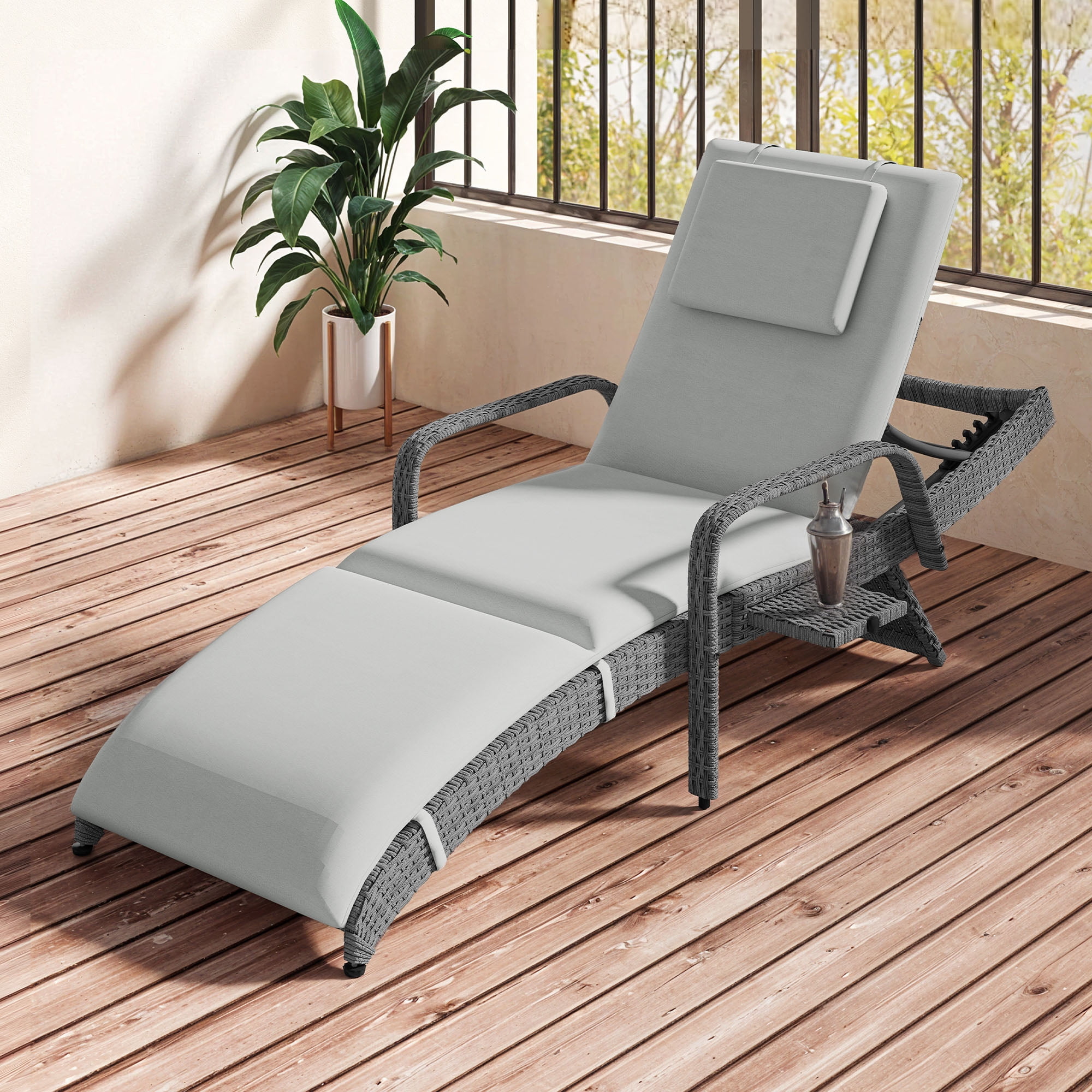 Dextrus Outdoor Wicker Chaise Lounge, Reclining Rattan Chair with Pull ...