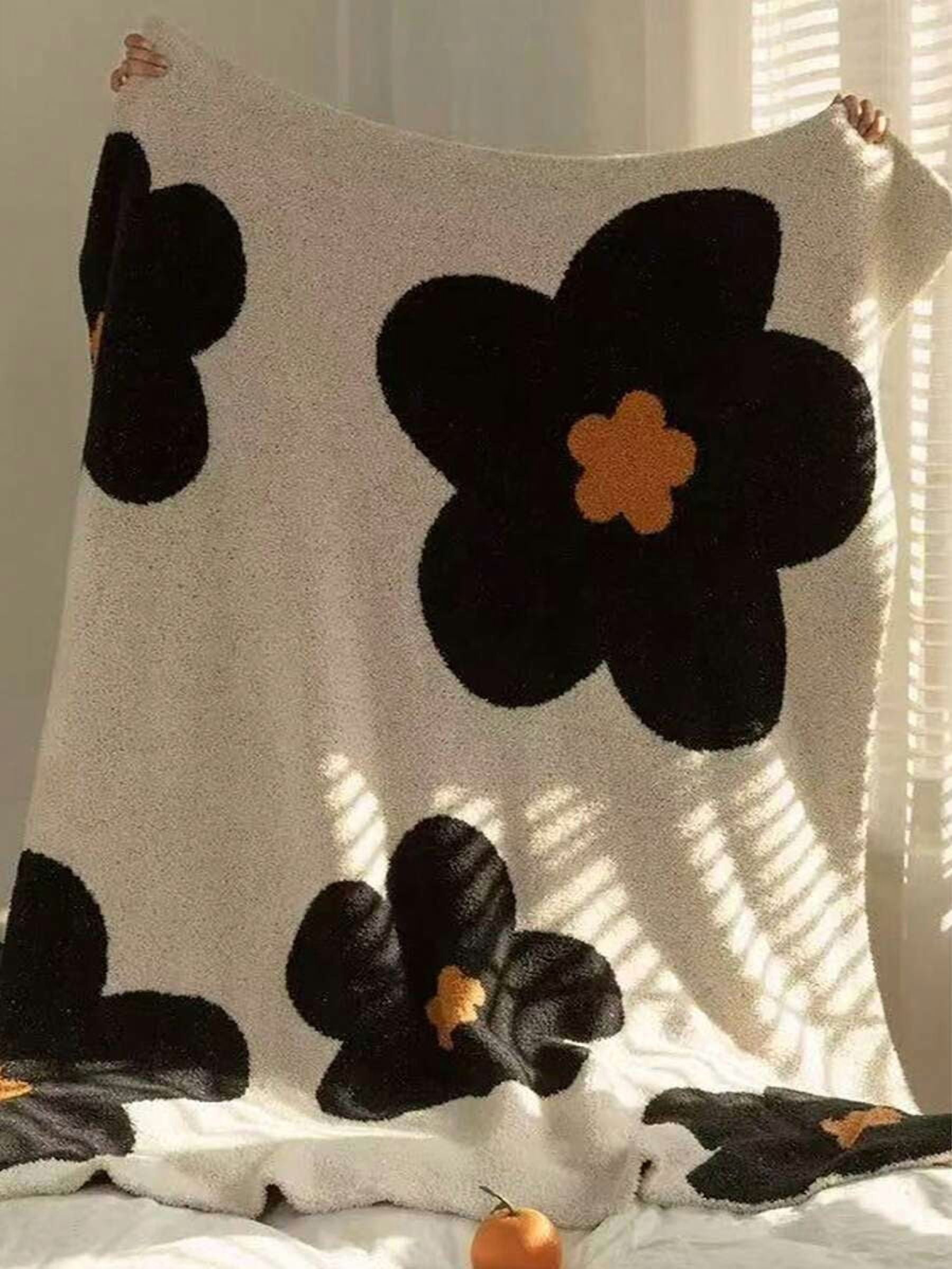 A Diamond-Shaped Pure-Color Knitted Blanket, Featuring A Nordic Style ...