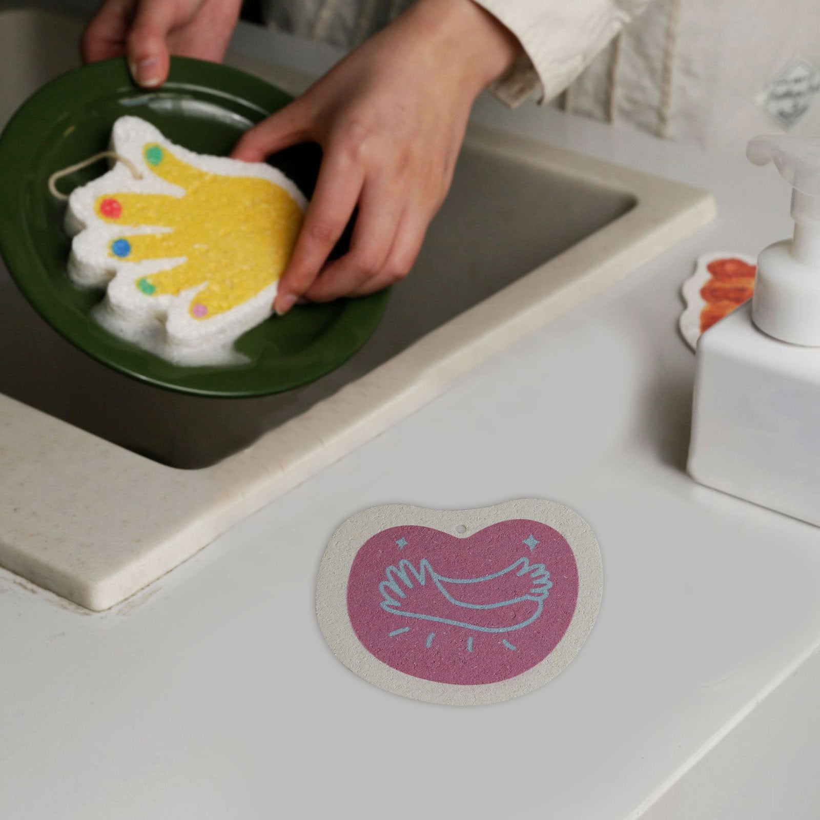 Dishwashing Sponge Made From Compressed Cotton and Wood Pulp, Thickened ...