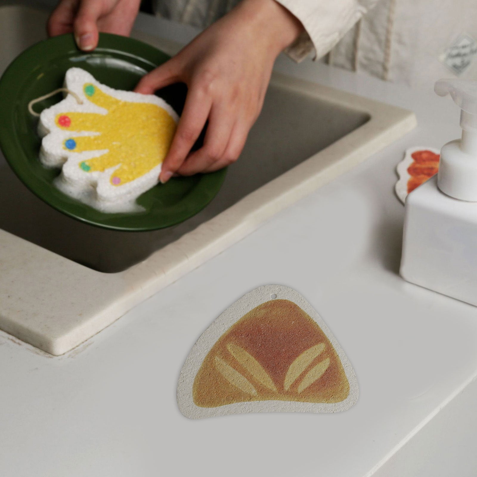 Dishwashing Sponge Made From Compressed Cotton and Wood Pulp, Thickened ...