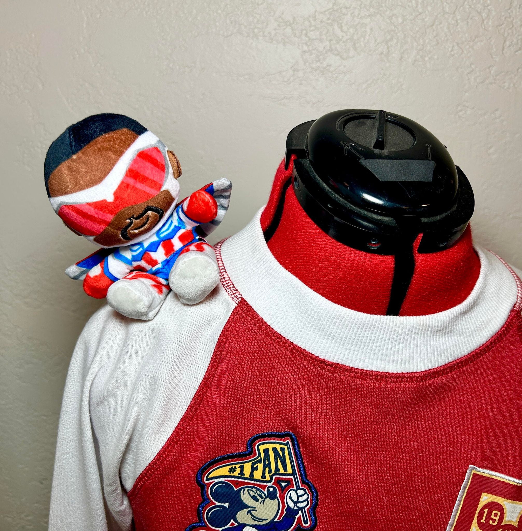 Disney Captain America Custom Magnetic Shoulder Pal Marvel Sam Wilson ...