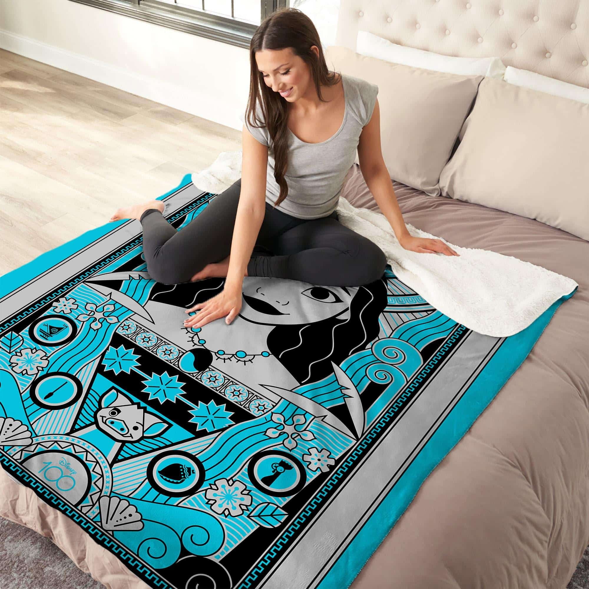 Disney D100 Art Deco Moana Mink Sherpa Throw - Walmart.com