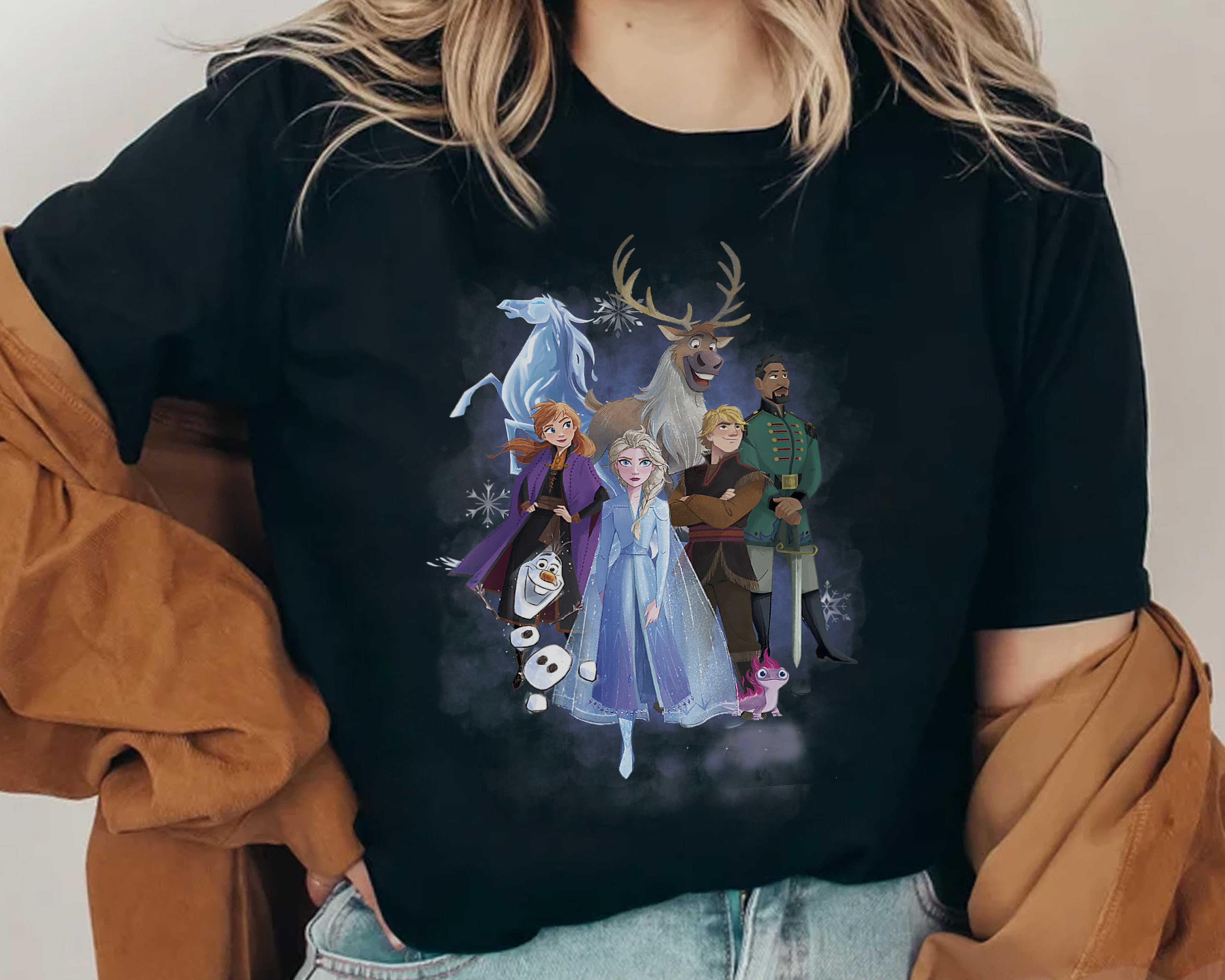 Disney Frozen 2 Group Shot Walking Into Forest T-shirt, Anna Kristoff ...
