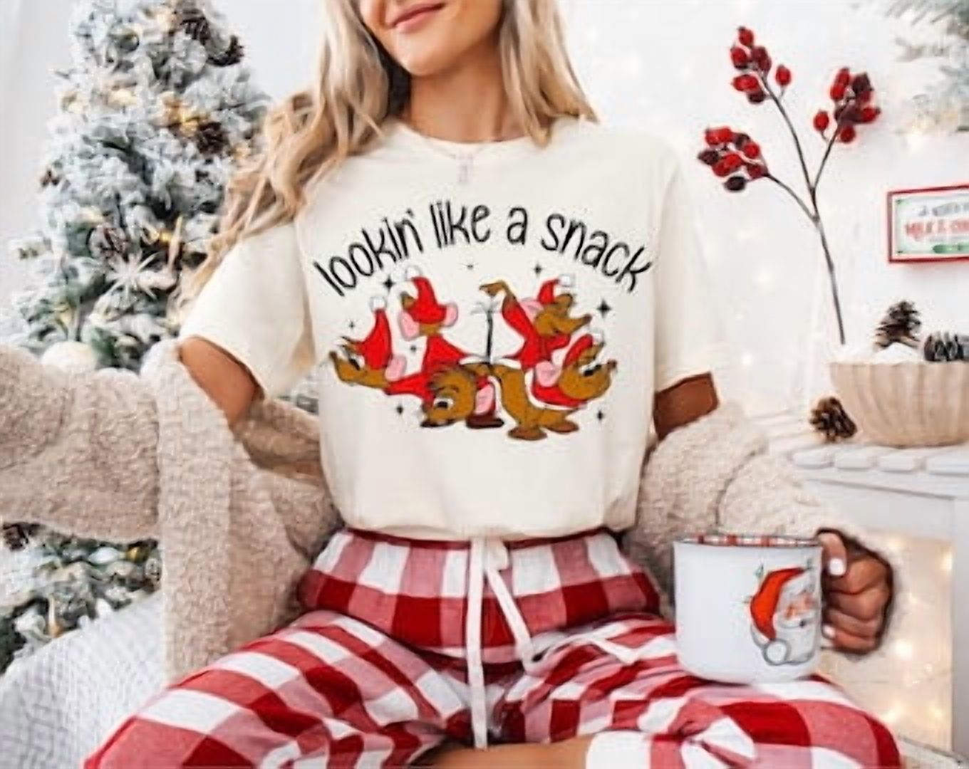 Disney Gus And Jaq Christmas, Lookin Like A Snack Xmas, Santa Gus Gus ...