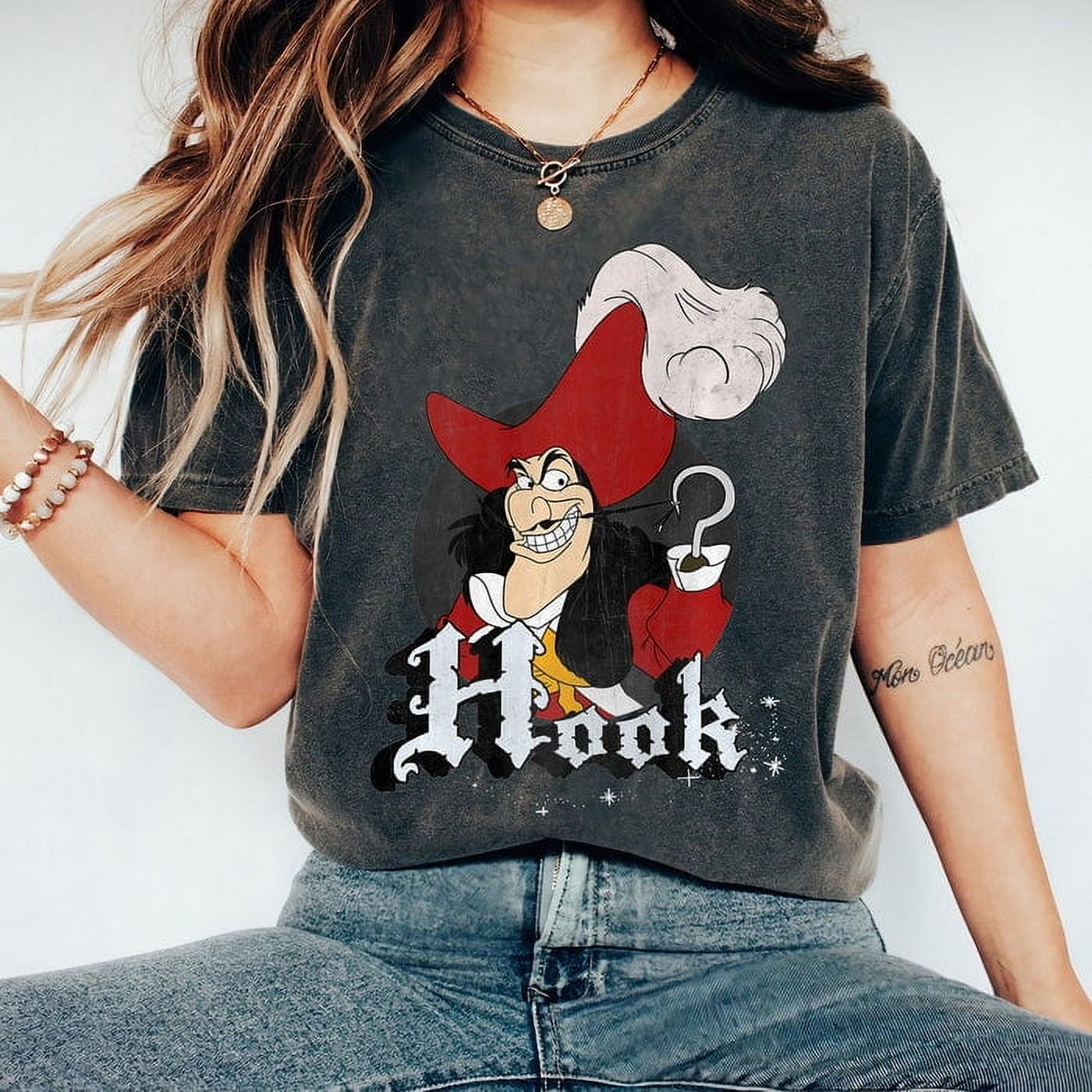 Disney Peter Pan Captain Hook Mischievous Smile Circle Logo Shirt ...
