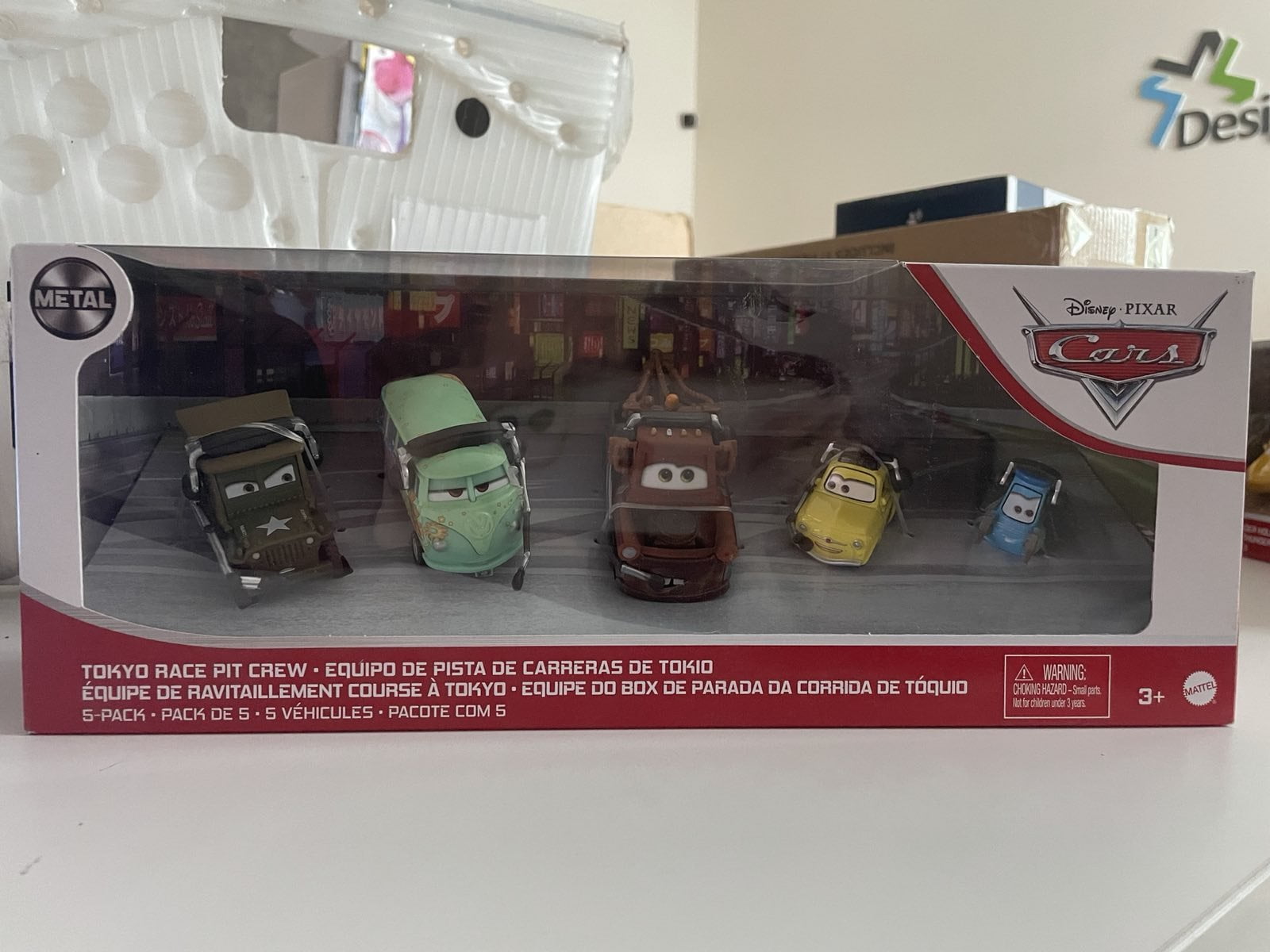 Disney Pixar Cars Tokyo Pit Crew 5-Pack, 1:55 Scale, Iconic Details ...