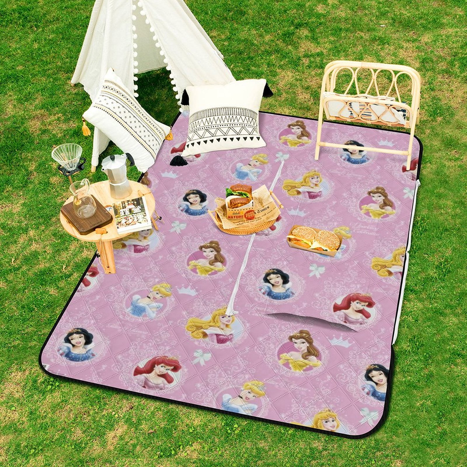 Disney&Princess Squad Group Belle Ariel Snow White Picnic Blankets ...