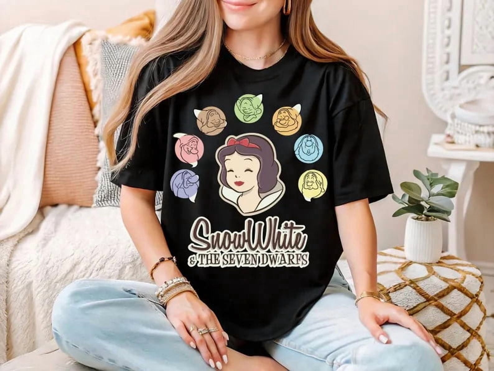 Disney Snow White And The Seven Dwarfs Fairytale Classic T-shirt ...
