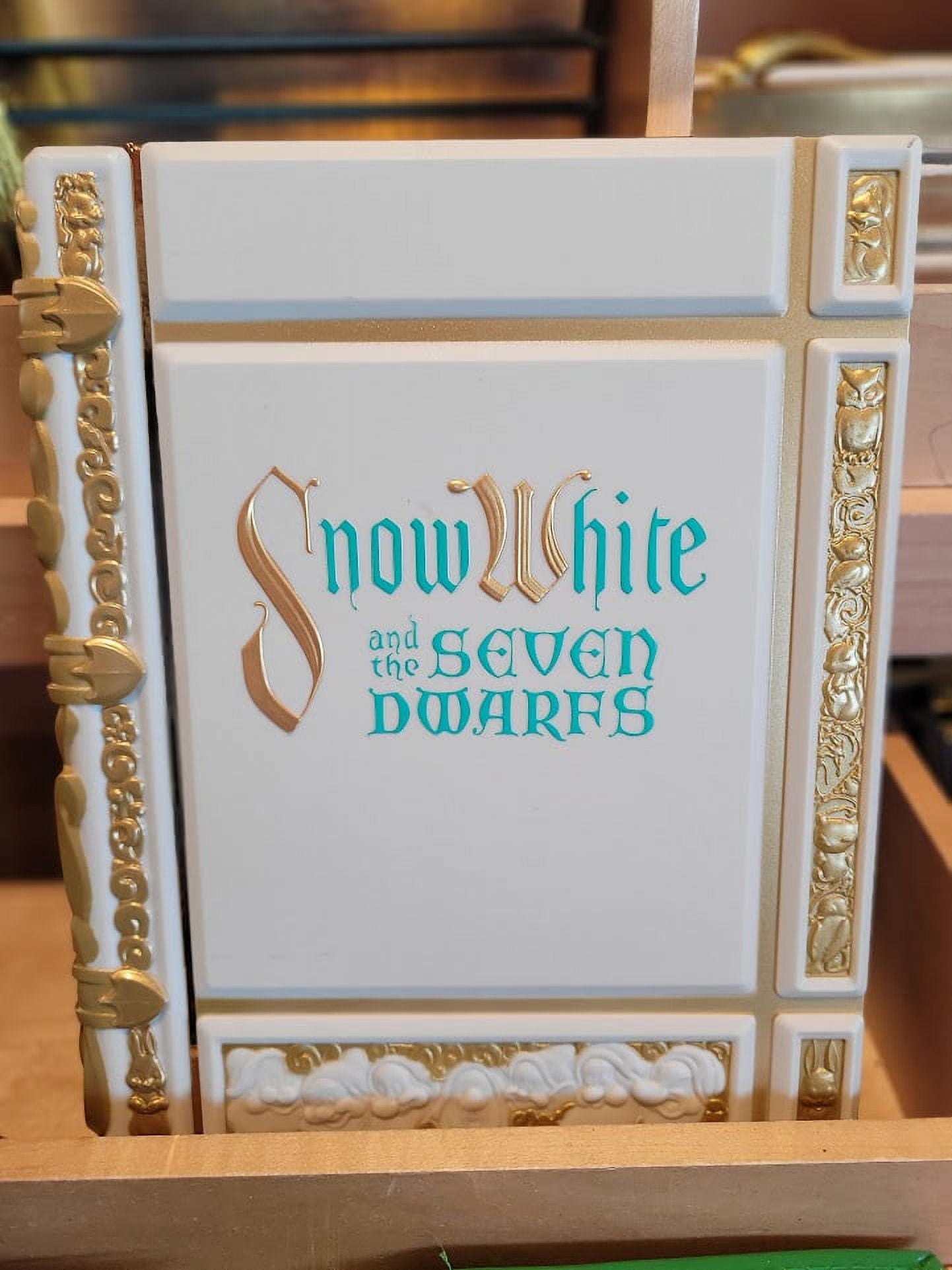 Disney Snow White and the Seven Dwarfs Princess Deluxe Journal Notebook ...