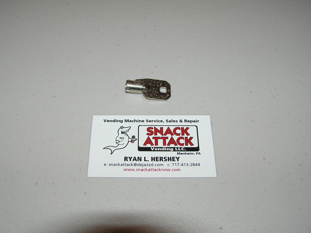 Dixie Narco Snack Or Soda Vending Machine Dng9 Key - New / Free Ship ...