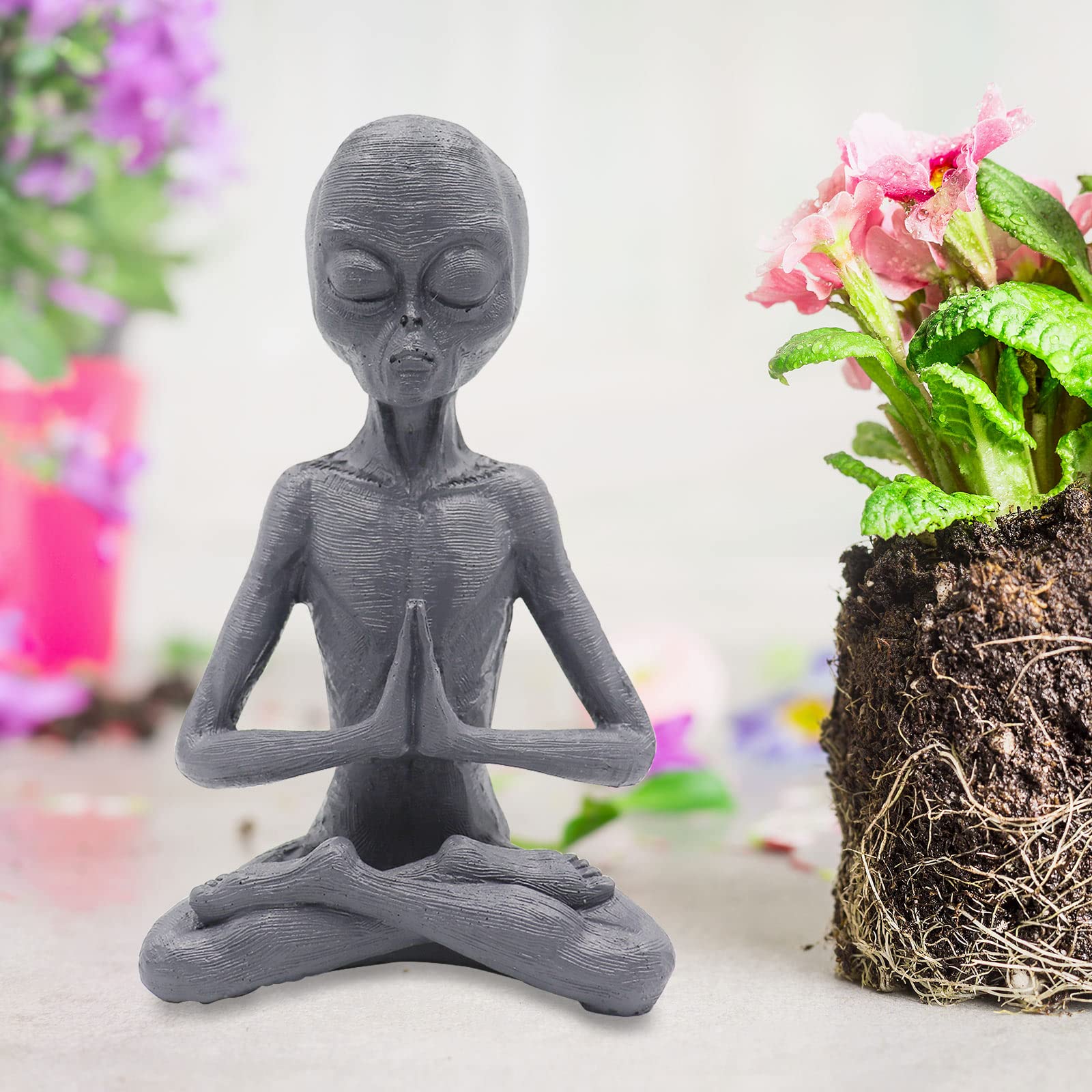 Dnoifne Garden Statue Meditating Alien Sculptures, Meditating Alien ...