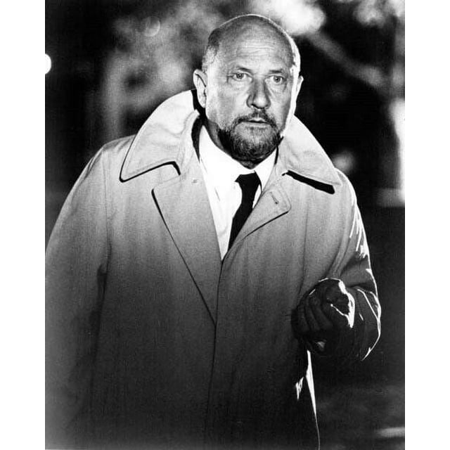 Donald Pleasence in his raincoat as Dr Sam Loomis 1981 Halloween II ...