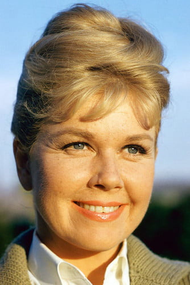 Doris Day Close Up Smiling 60's Color 24x36 Poster - Walmart.com