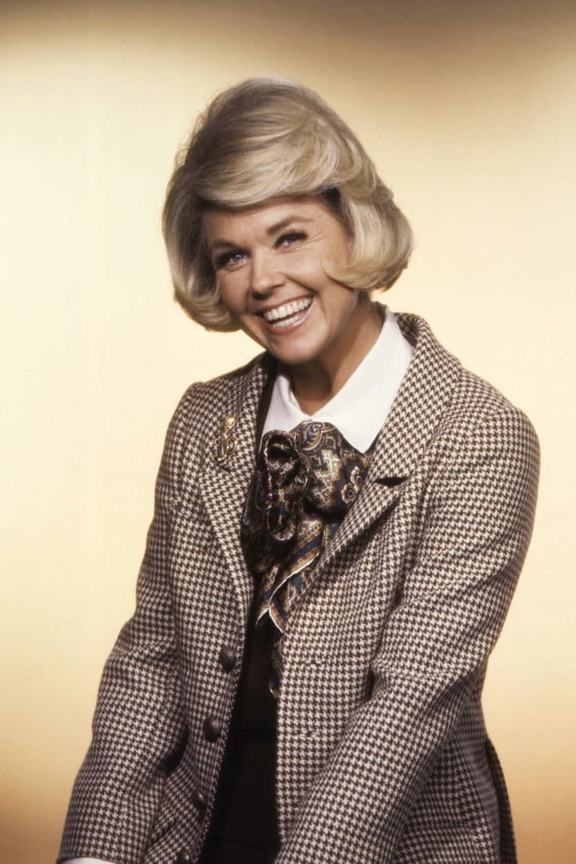 Doris Day In The Doris Day Show Smiling Pose In Checkered Outfit 24X36 ...