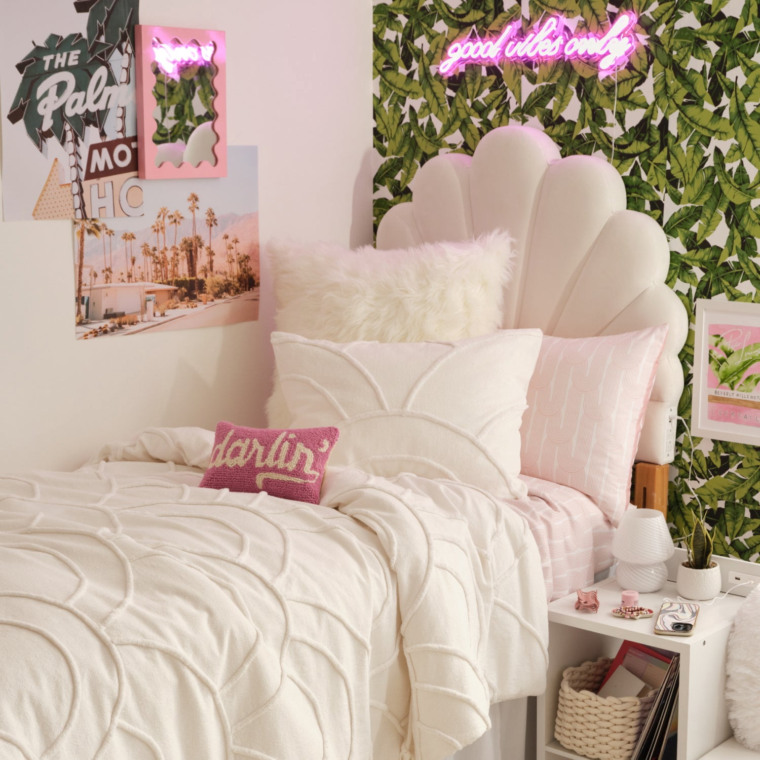 Andie Arched Tufted Comforter and Sham Set - Walmart.com