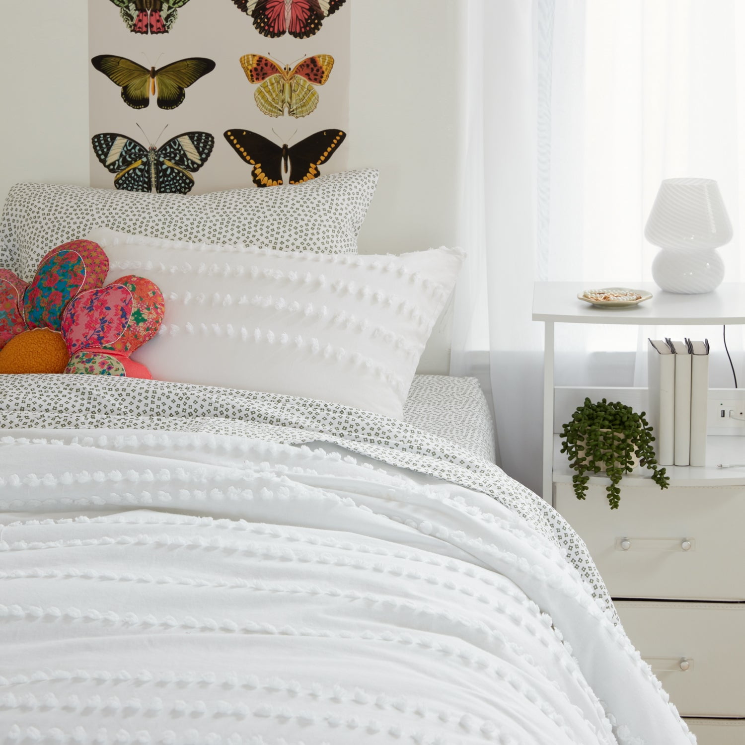 Dormify Twin Cute Bedding: Comforter & Sham Set in Billie Pom White ...