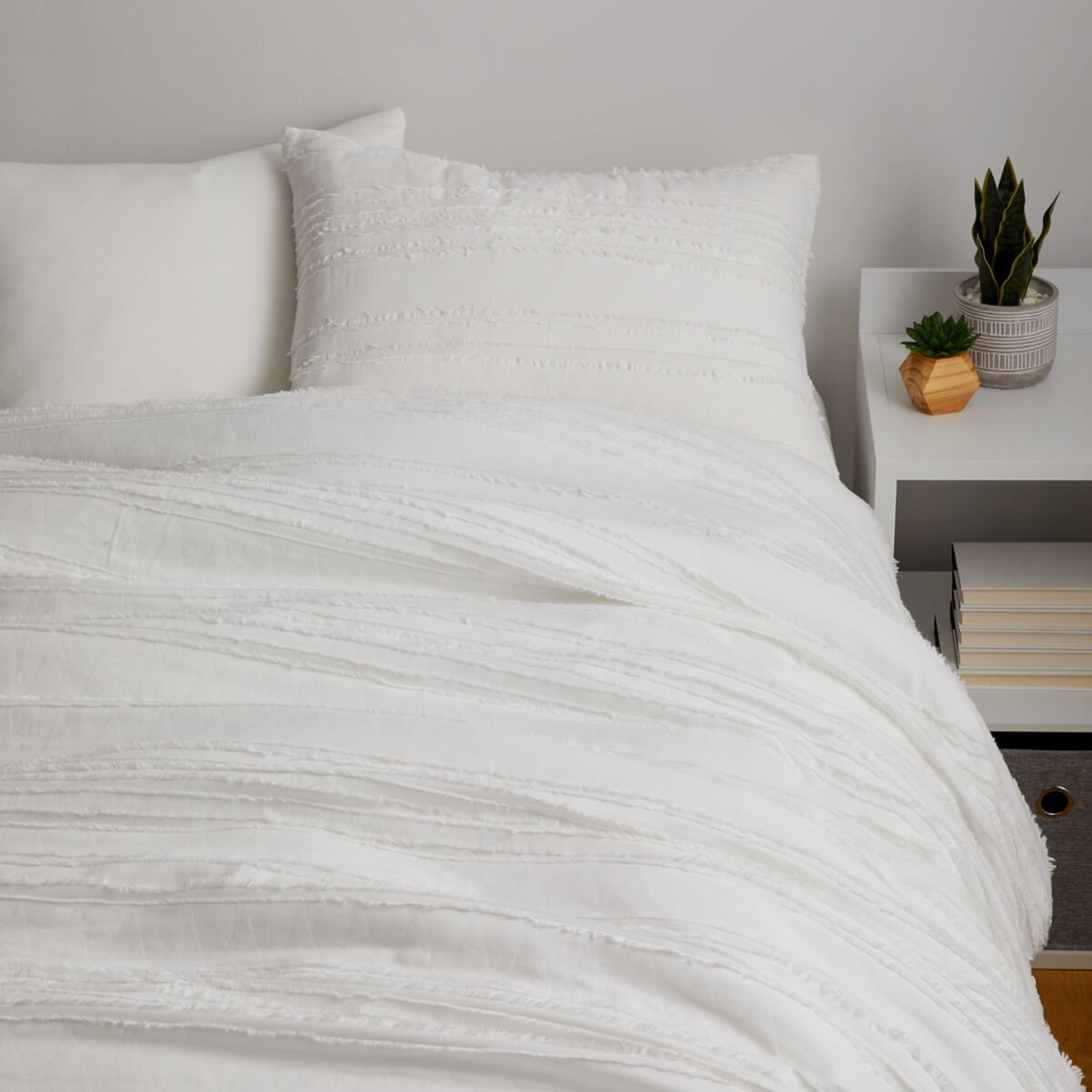 Dormify Comforter & Sham Set in Juliette Eyelash White, Full/Queen ...