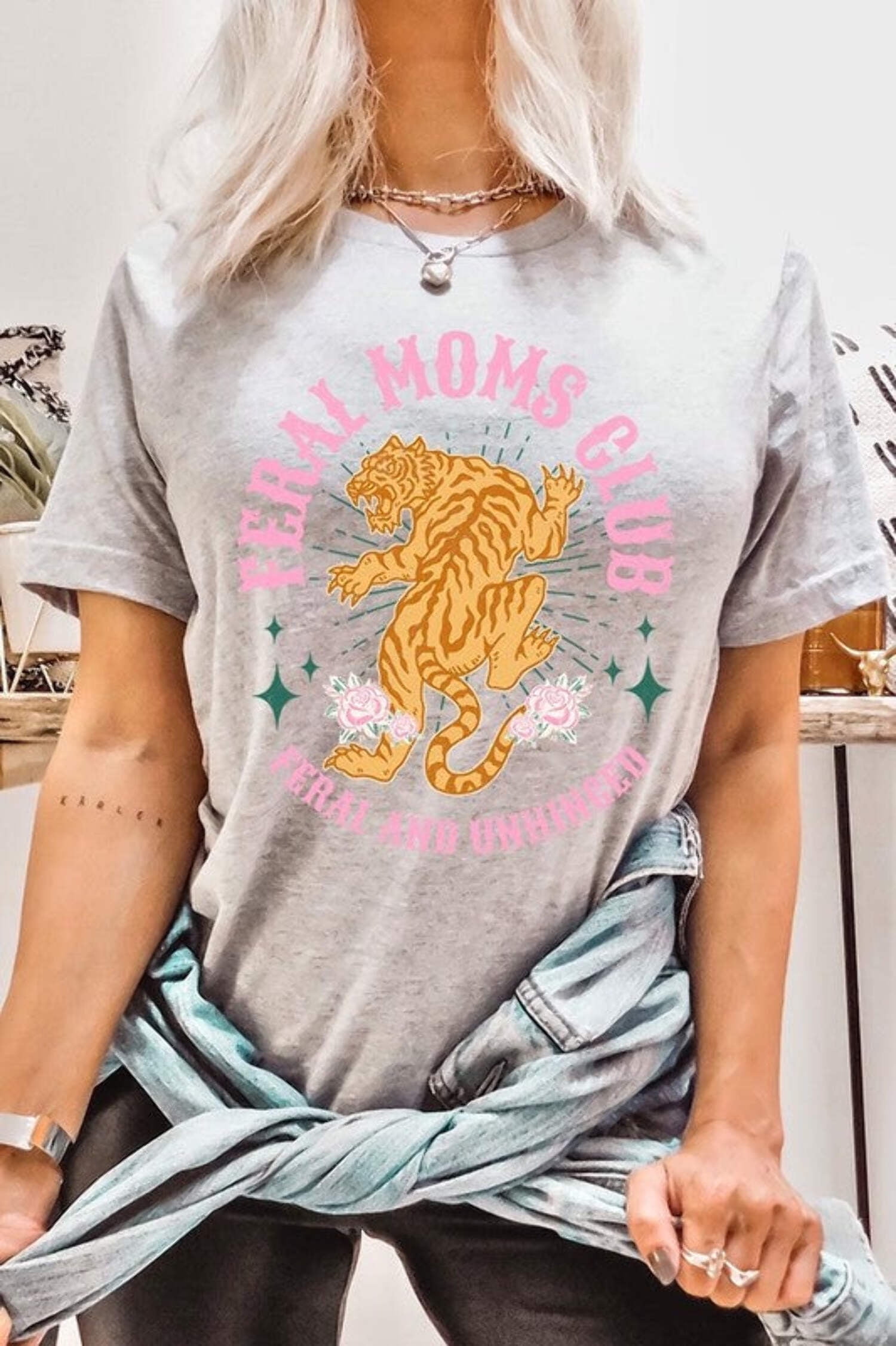 Feral Mama Club Graphic Tee - Walmart.com