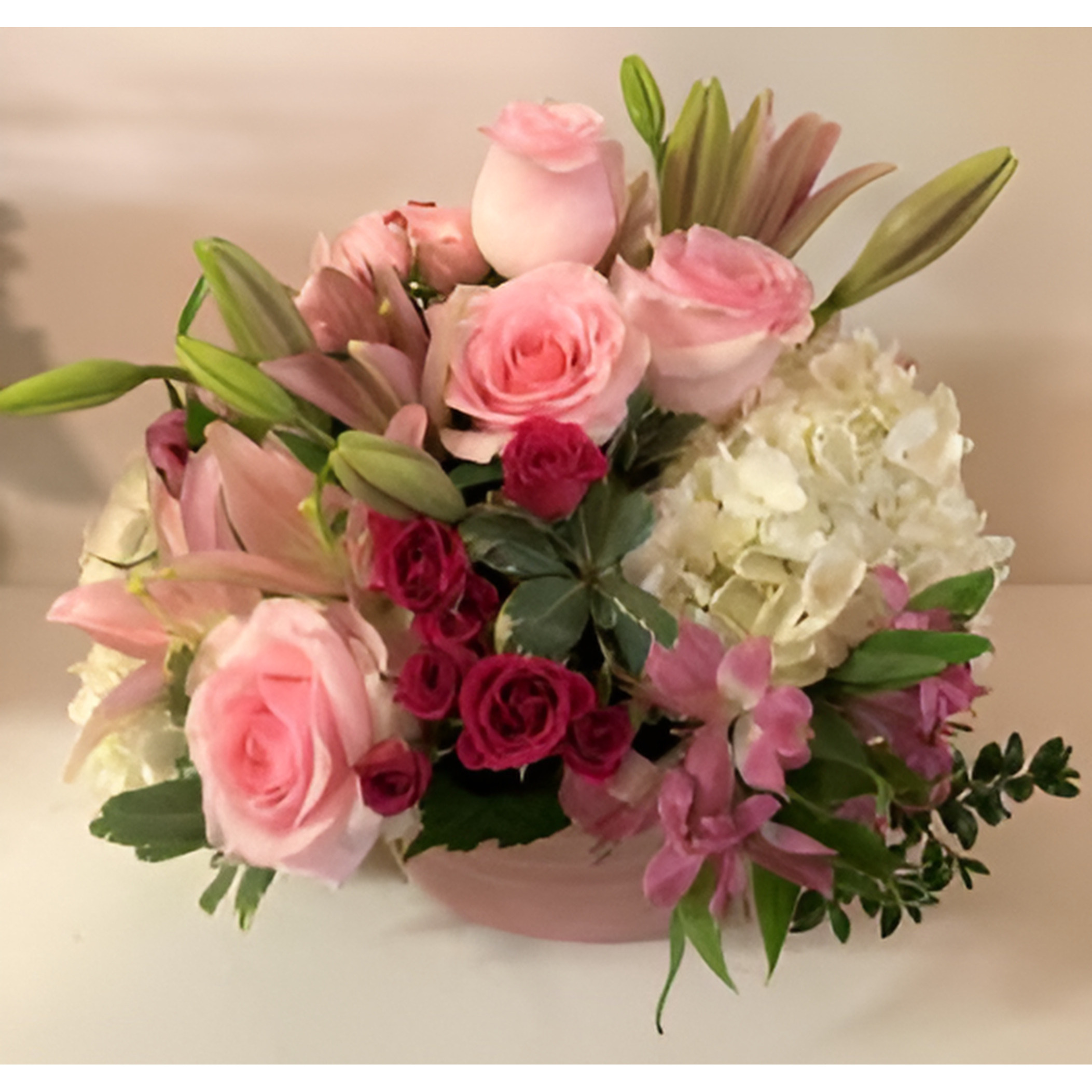 Doug Ruling Flower Shop Pretty in Pink Centerpiece - Walmart.com