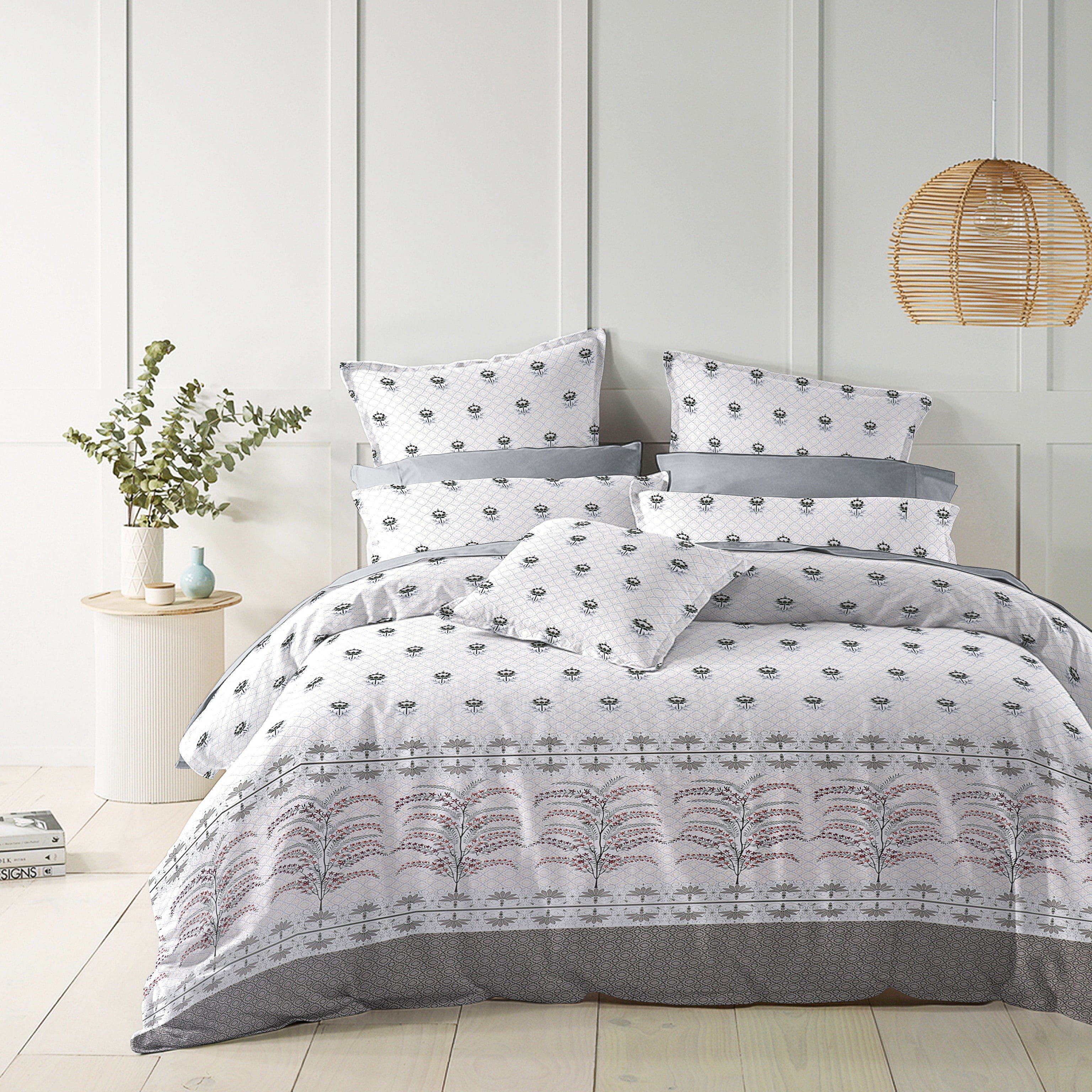 DREAM LIVING Queen Size Cotton Bedsheet Set, 140 TC, 4 Piece, Soft ...
