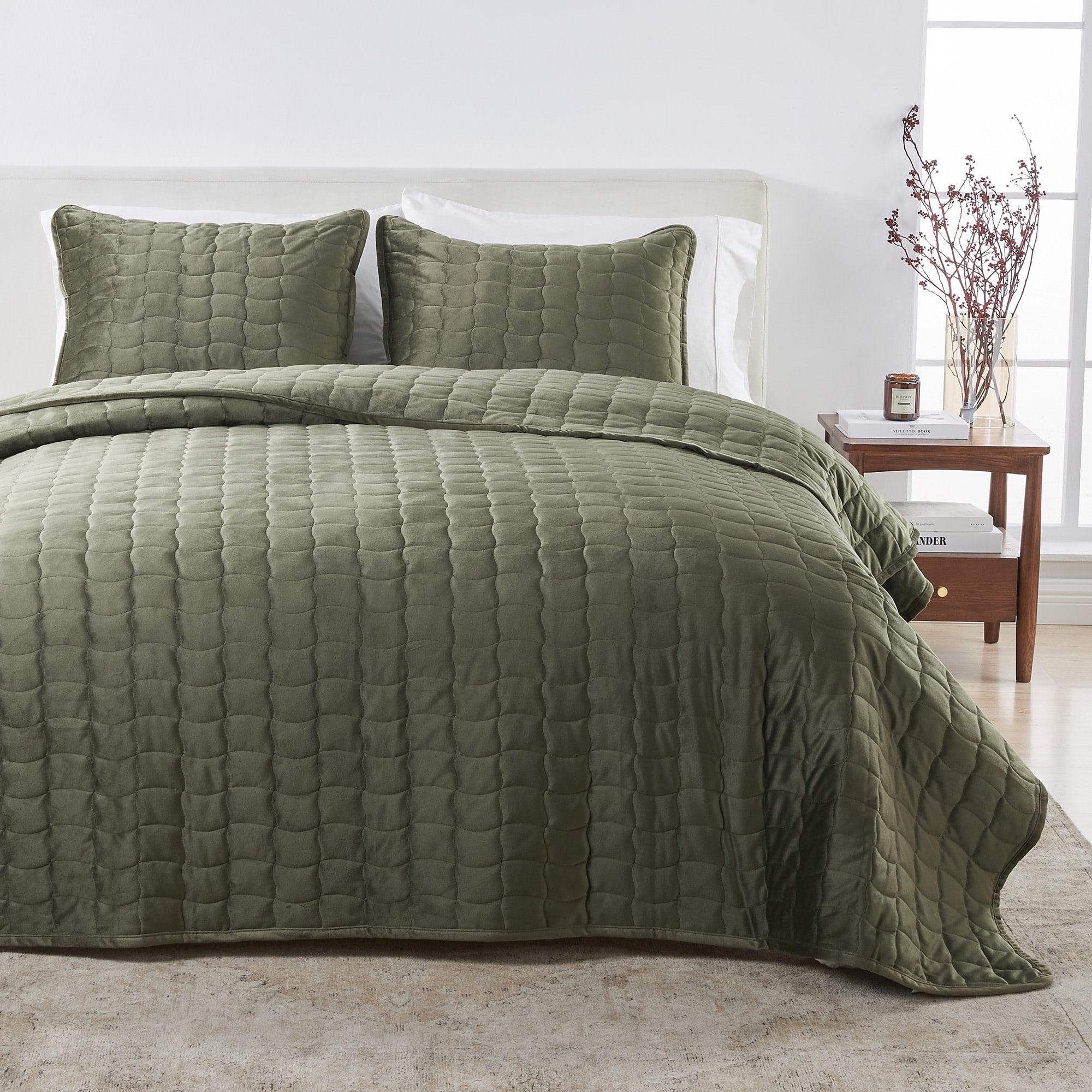 Dual-Sided Velvet Box-Stitched Heavyweight 2-Piece Twin Quilt Set ...