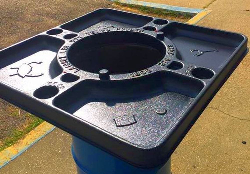 Durable Plastic Crawfish Table - Fits 55-Gallon Barrel with Trash Hole ...