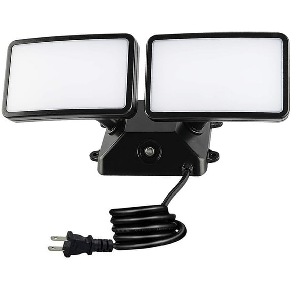 Dusk to Dawn LED Security Light,18W Plug in Flood Light Outdoor,5000k ...