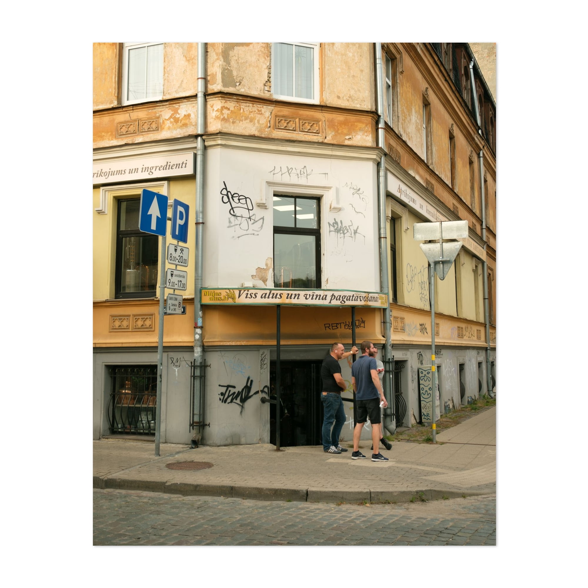 Dzirnavu iela, Riga 03 - Riga Latvia Photography Graffiti Street ...