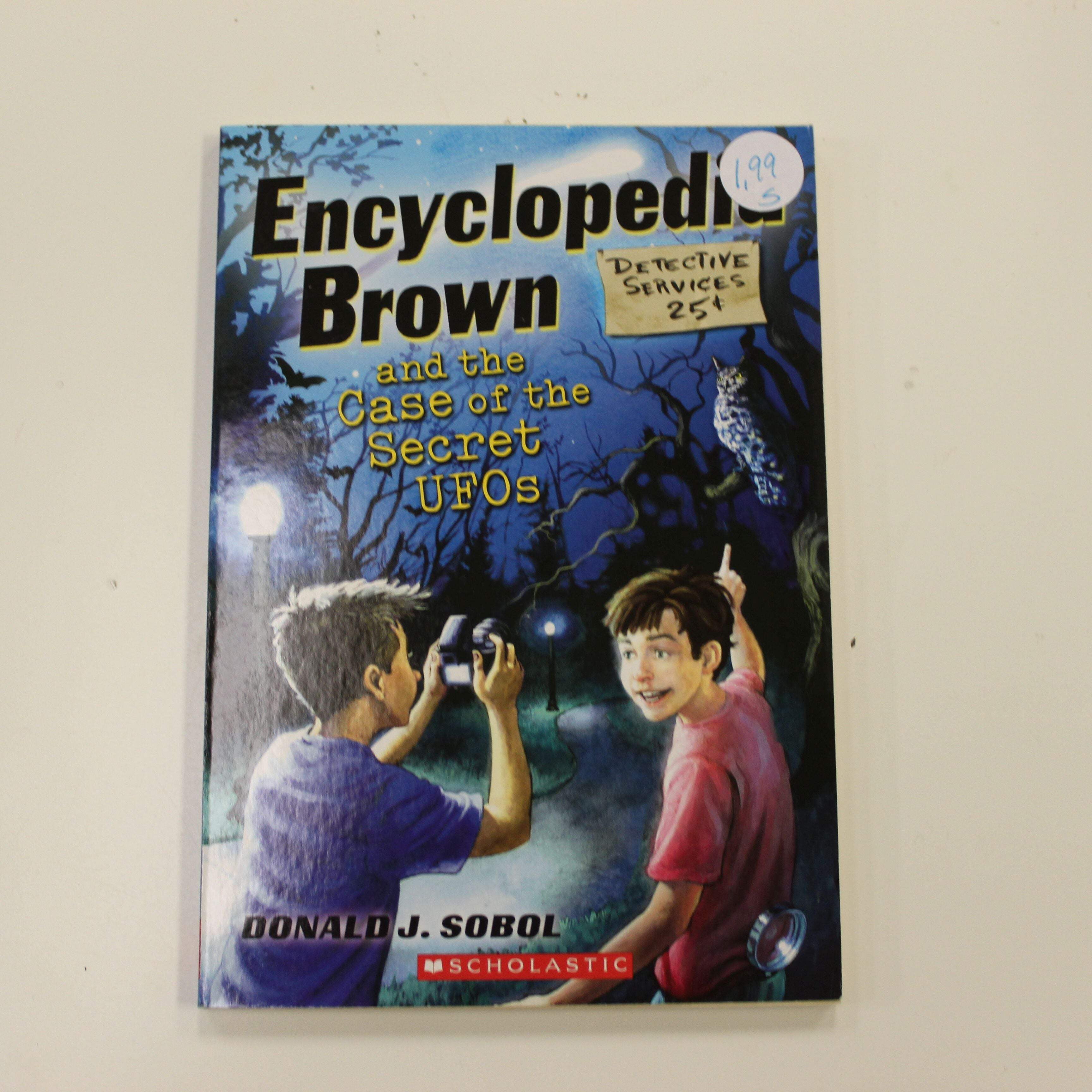 ENCYCLOPEDIA BROWN AND THE CASE OF THE SECRET UFOS - Walmart.com