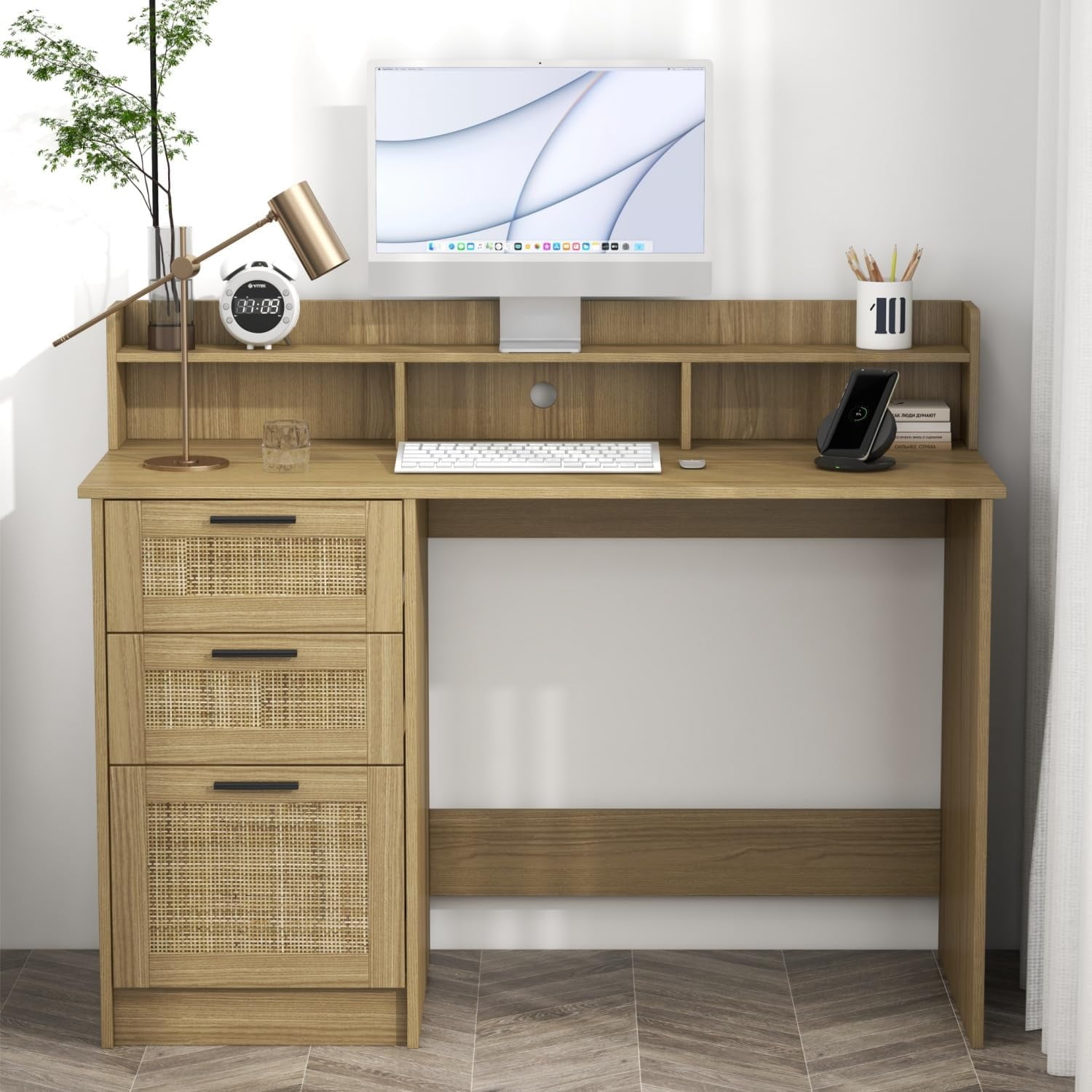 ENSTVER Small Computer Desk with Drawers and Hutch Shelf,Home Office ...