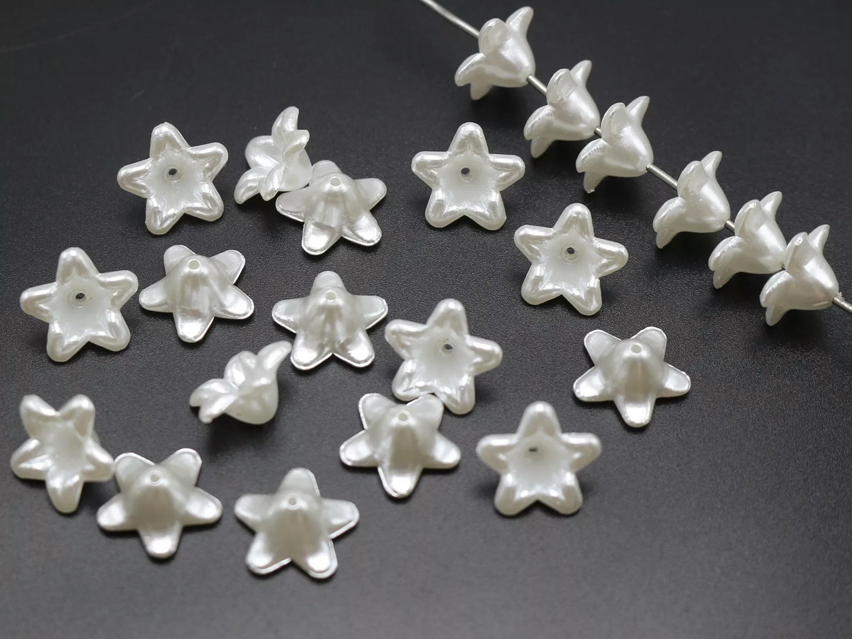 EOEMY 100 Pure White Acrylic Pearl Bead Cap Bell Flower Beads 12mm ...