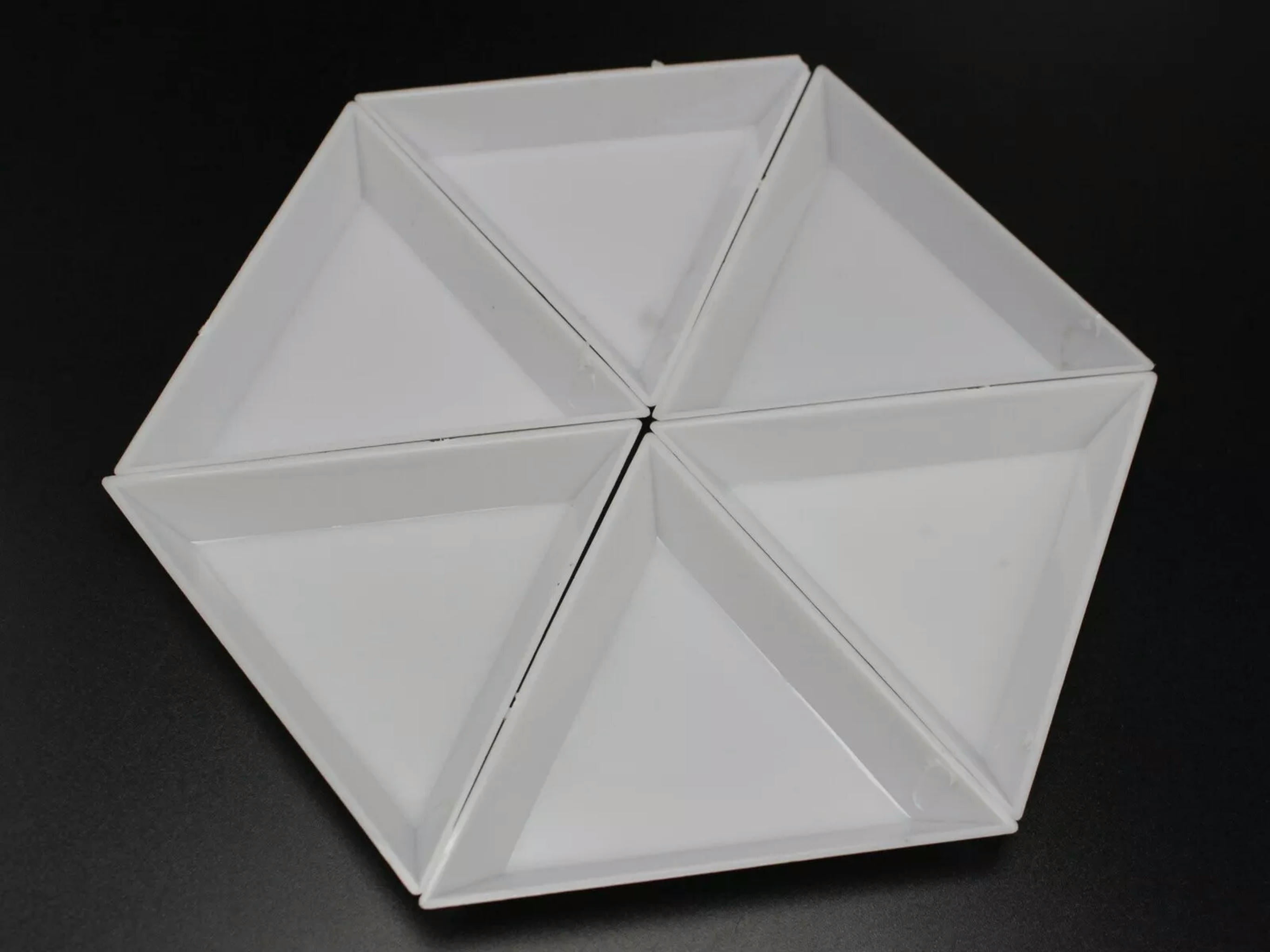 EOEMY 20 White Plastic Triangular Beads Sorting Trays 75mm Storage ...