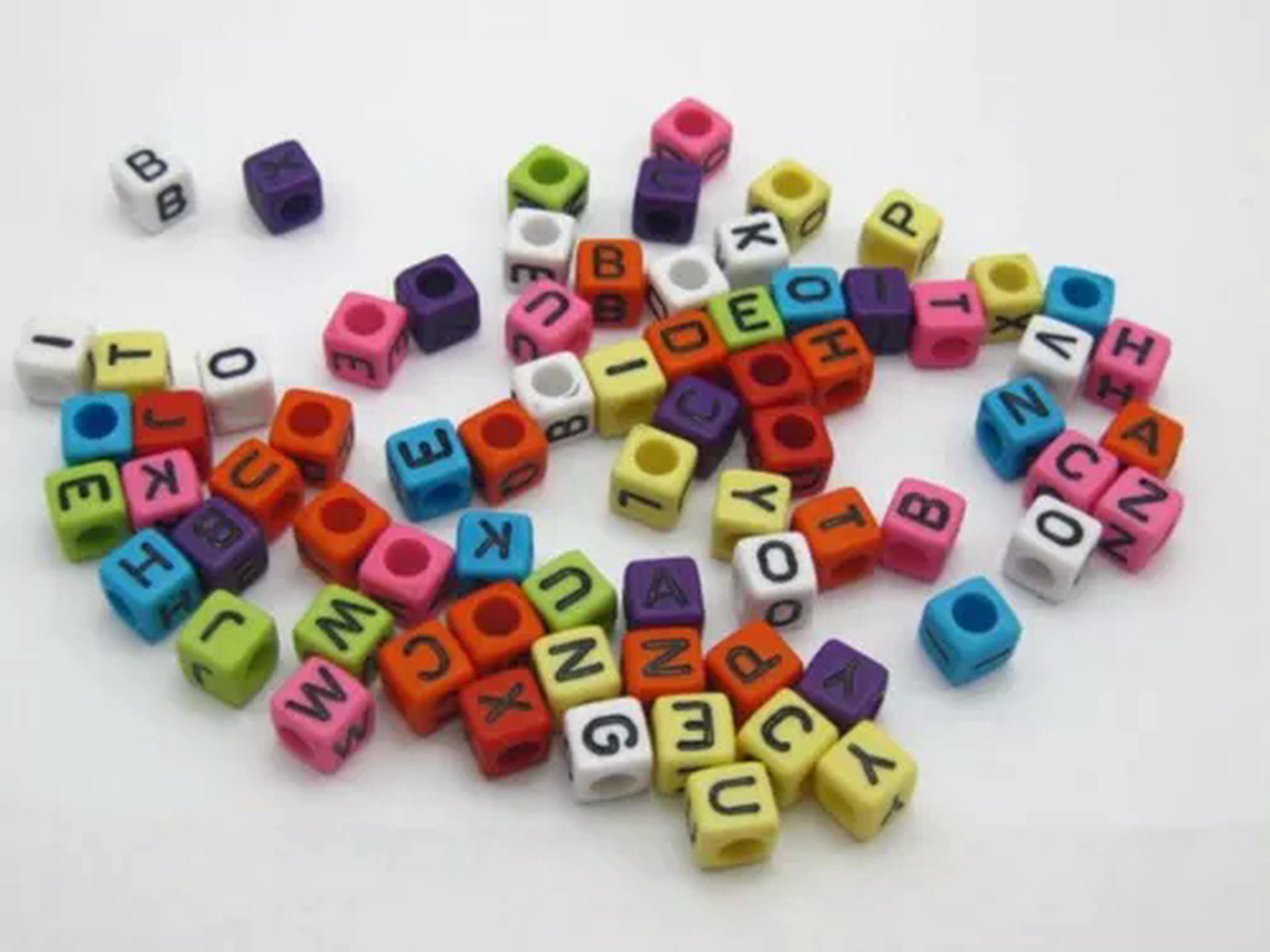EOEMY 250 Assorted Alphabet Letter Acrylic Cube Pony Beads 6X6mm ...