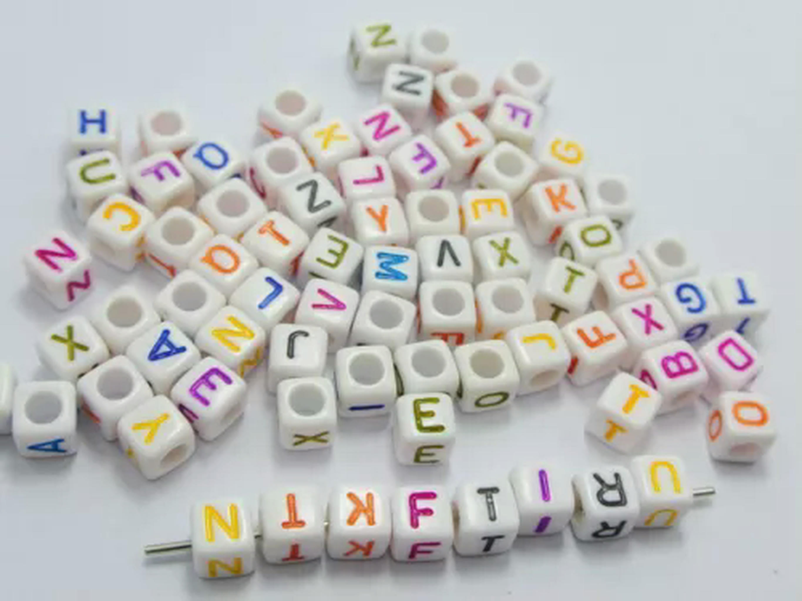 EOEMY 250 Assorted Alphabet Letter Acrylic Cube Pony Beads 6X6mm ...