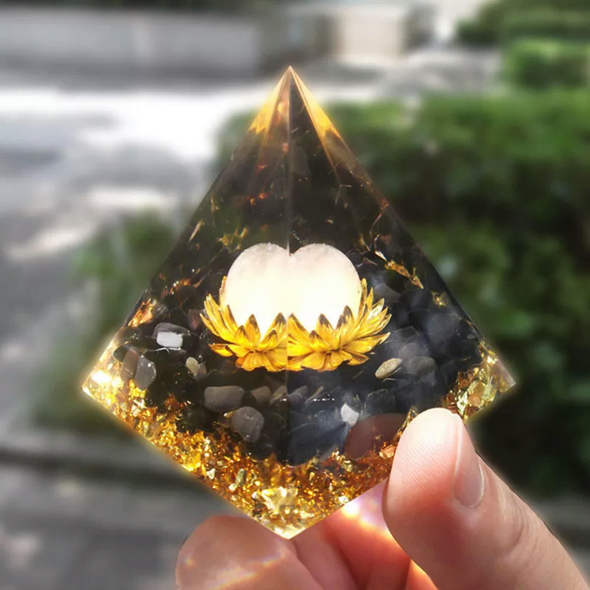 EOEMY Natural Orgonite Pyramid Lotus Gravel Quartz Crystal Ball Healing ...