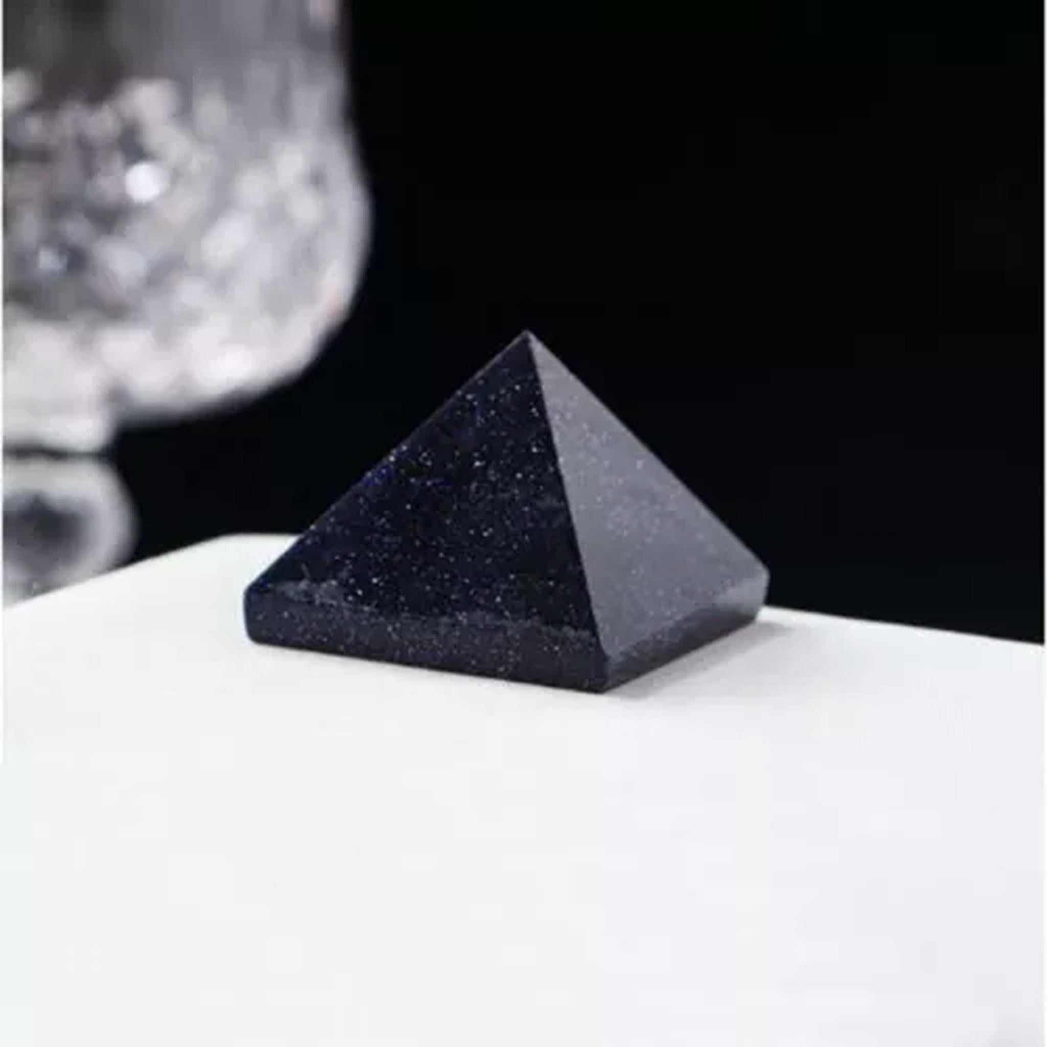 EOEMY Natural Quartz Crystal Pyramid Chakra Healing Energy Gemstone ...