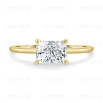 ESTE ORIGIN 2.25CT Oval Moissanite Oval Three Stone Engagement Ring in ...