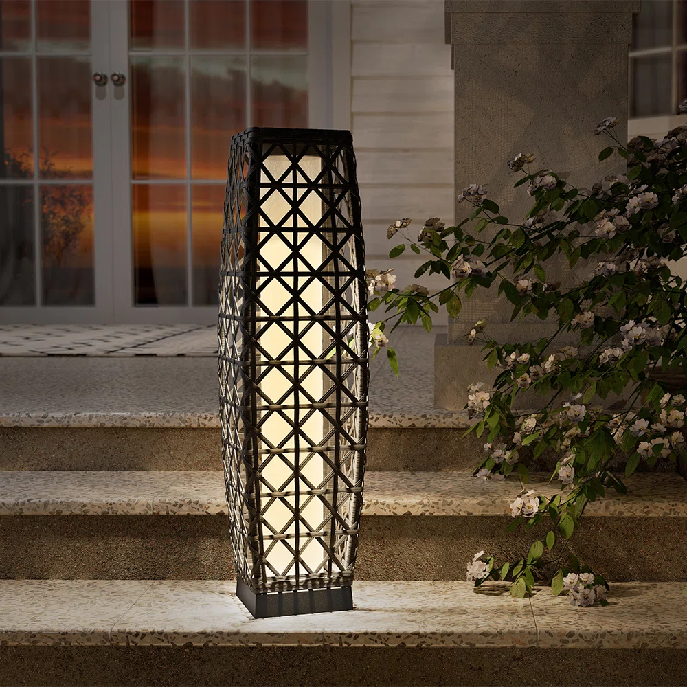 EVERITE 30.71" Blue Hug Solar Outdoor Floor Lamp, Weatherproof LED ...
