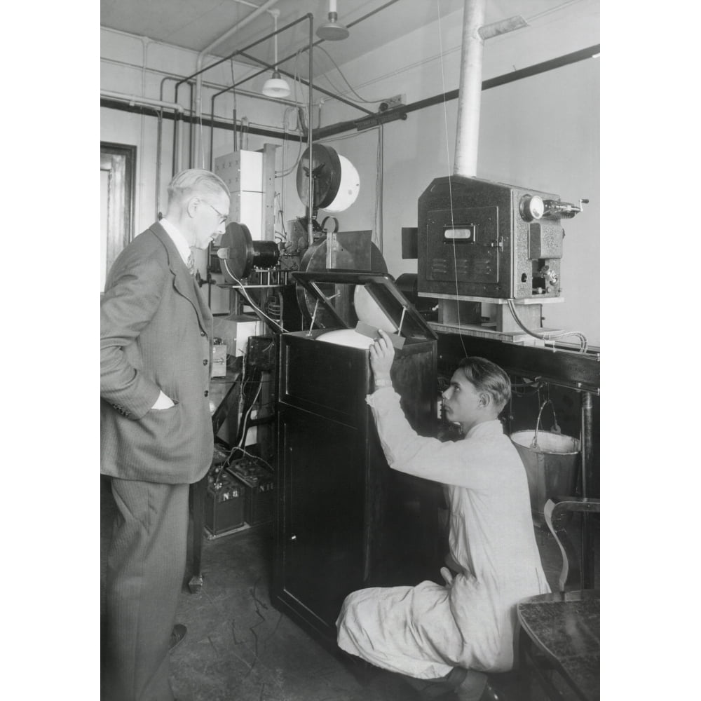 Early Television With A Viewing Mirror That Reflects The Image Of An ...
