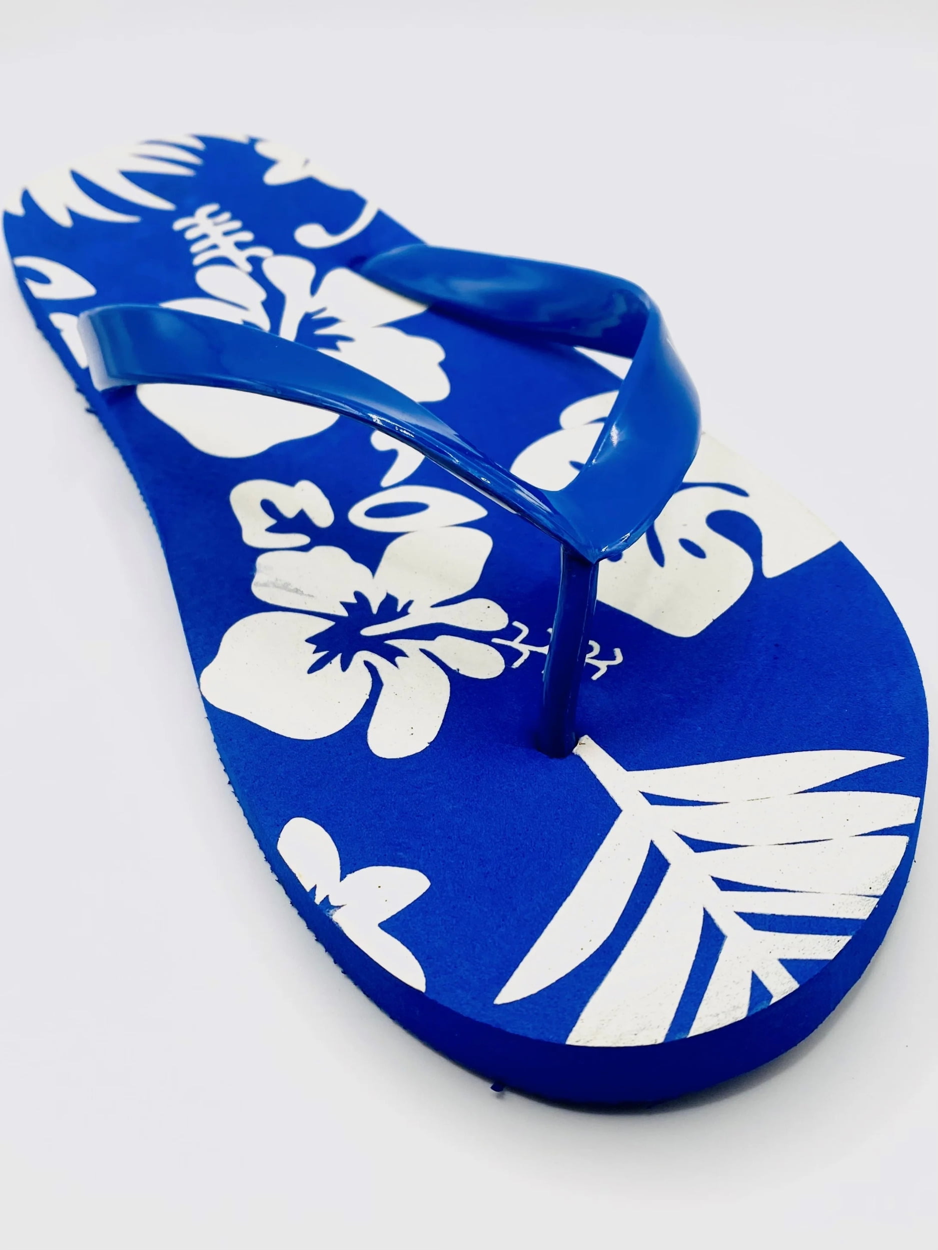 Easy Men's Hawaiian Print Flip Flop Sandals - Walmart.com
