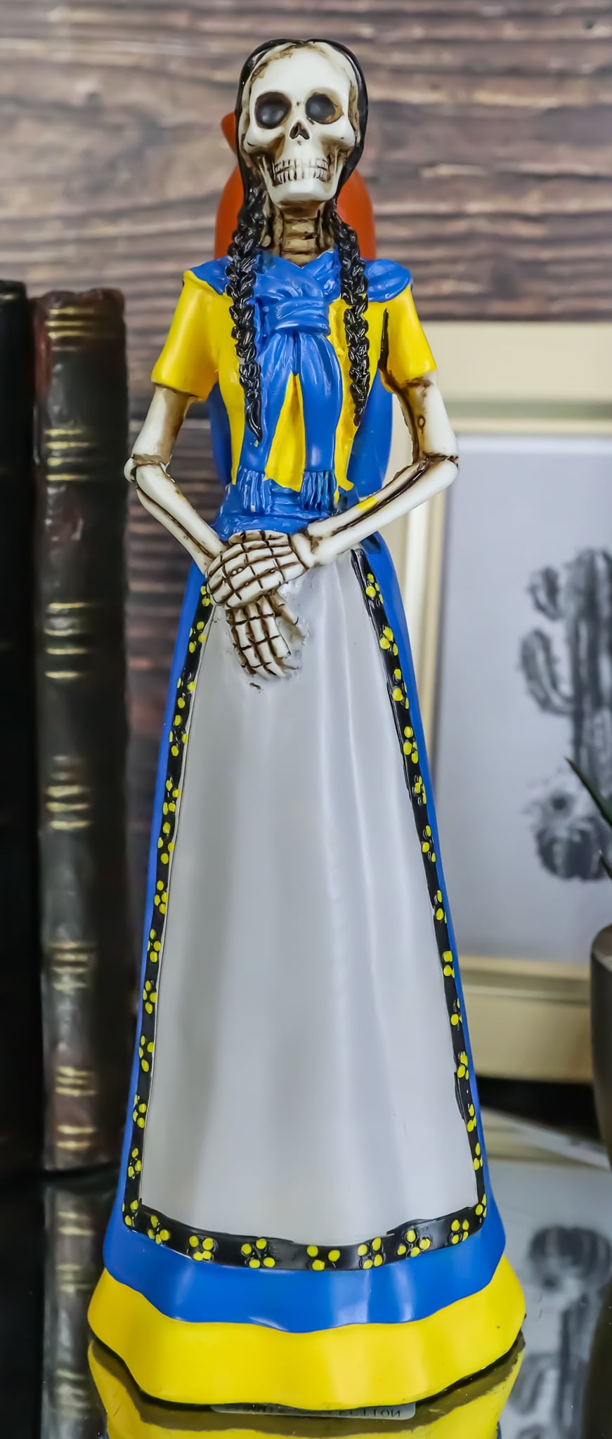Ebros Day of The Dead Lady Skeleton Carrying Jarrito Clay Pot Statue 7. ...