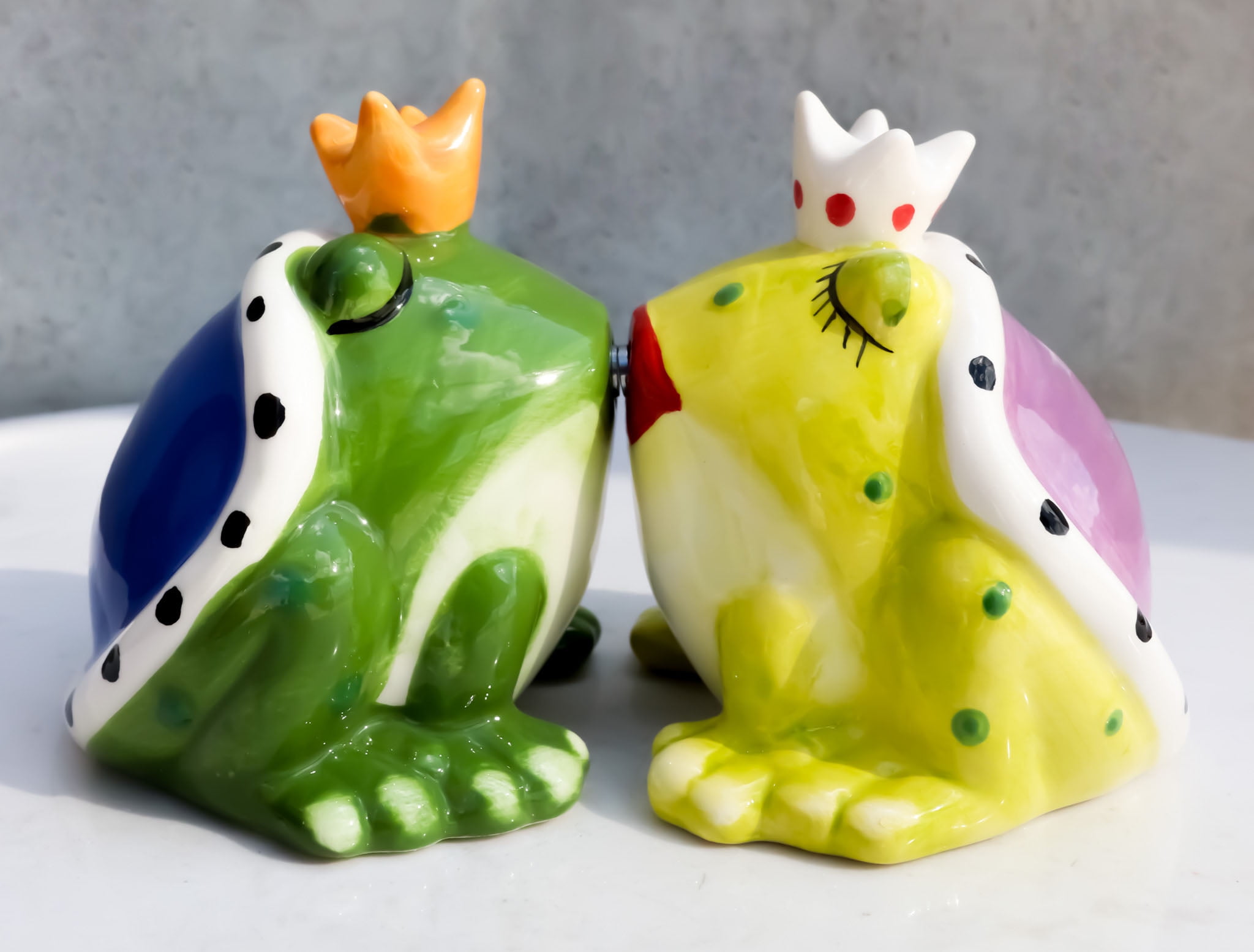 Ebros Frog Prince And Princess Kissing Ceramic Magnetic Salt And Pepper ...