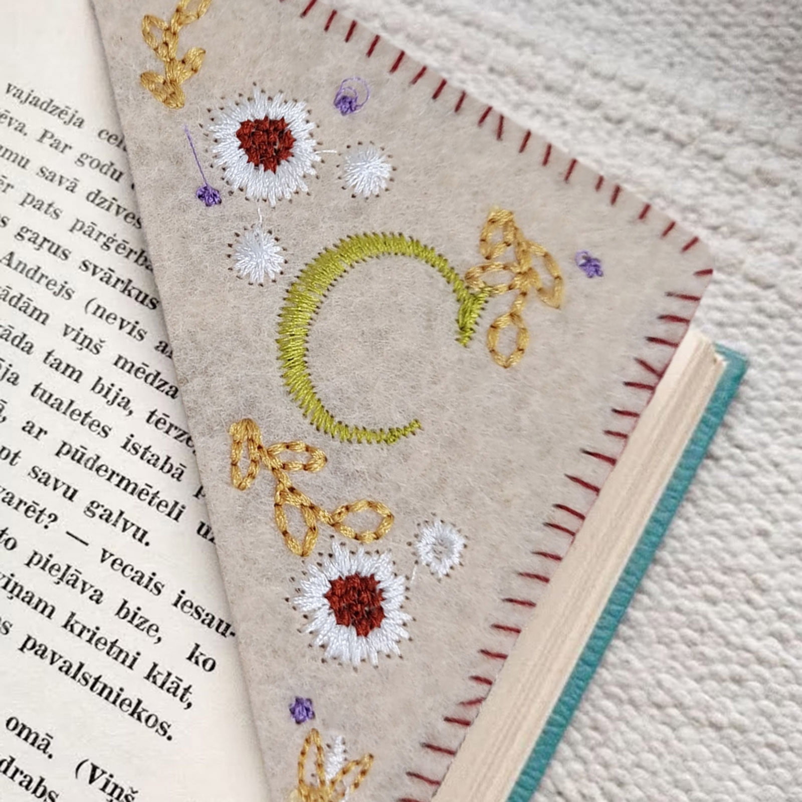 EcoVerve 26 Letters Elegant Personalized Hand Embroidered Corner ...