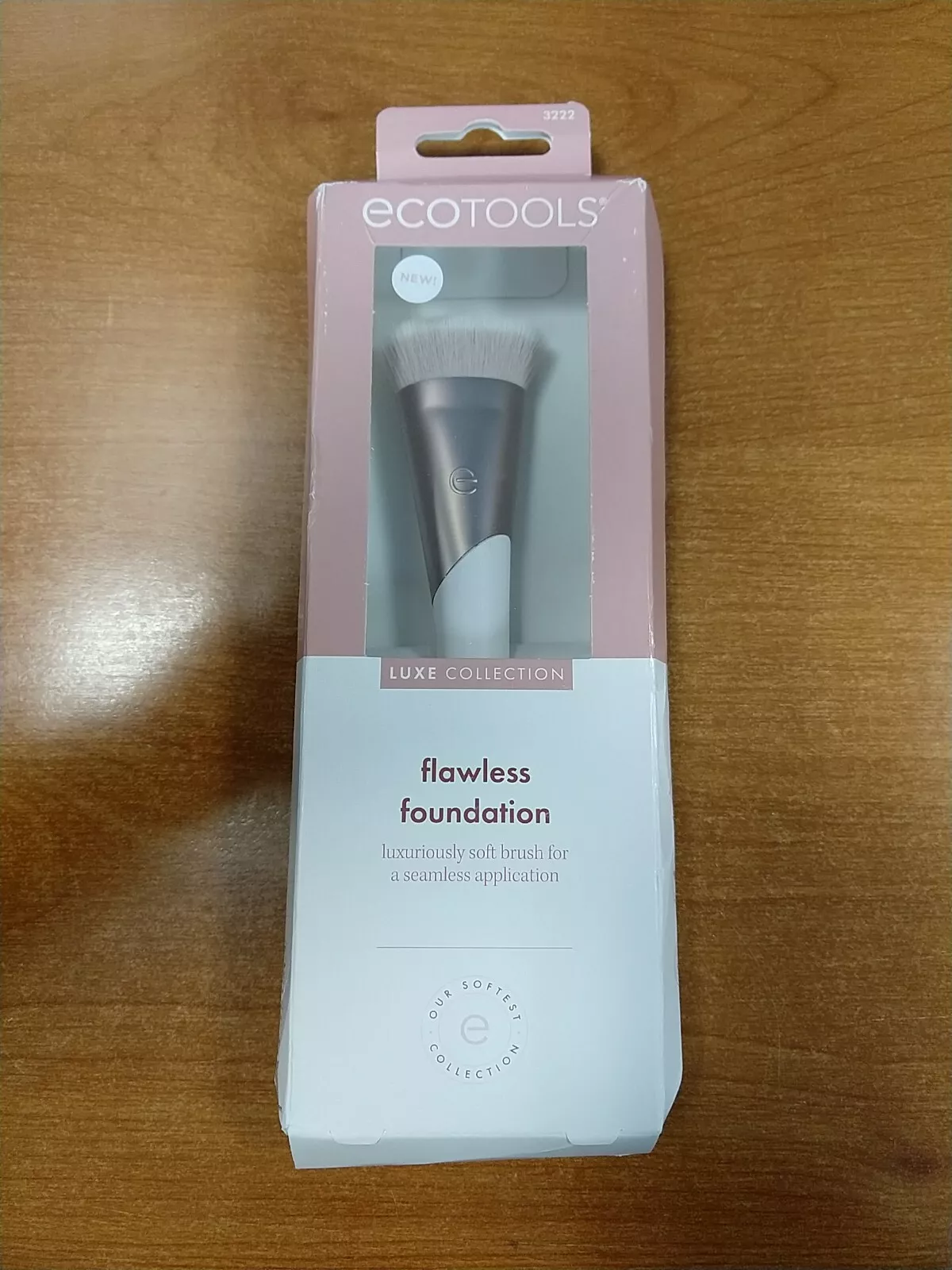 Ecotools Luxe Flawless Foundation Makeup Brush *Shelfwear* - 9E ...