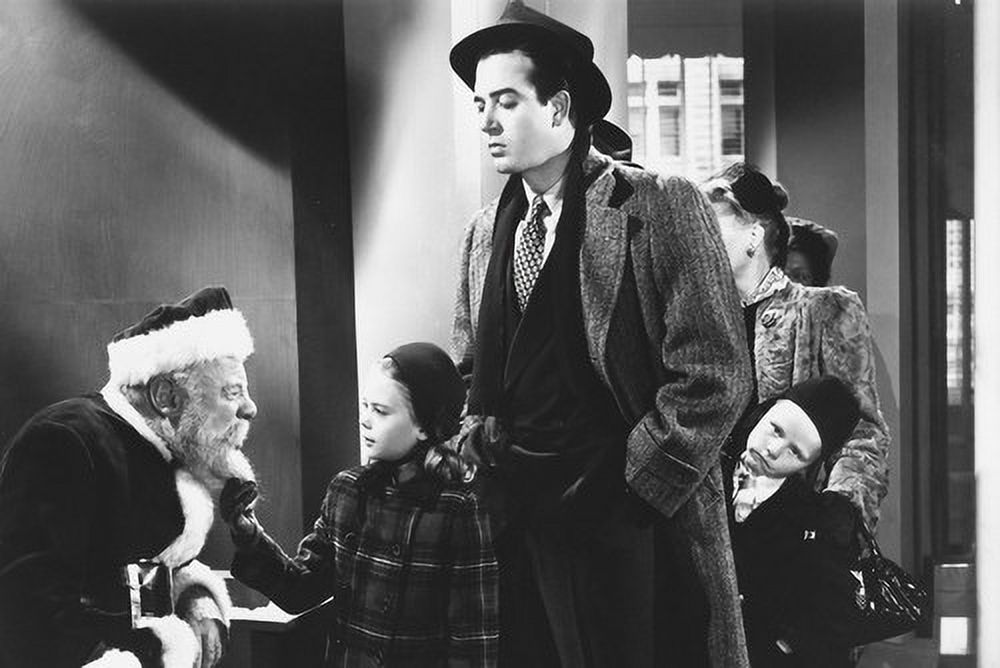 Edmund Gwenn, John Payne and Natalie Wood in Miracle on 34th Street ...